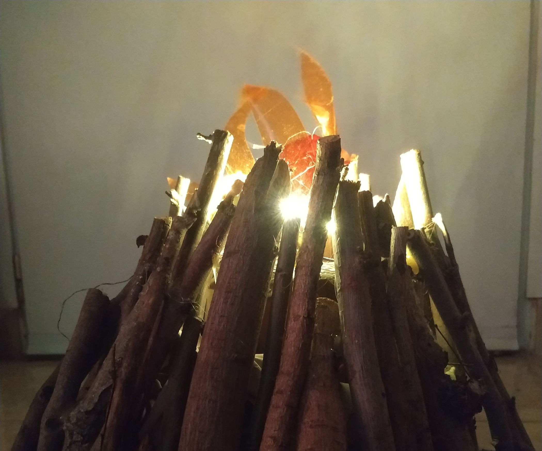 Fake Campfire : 5 Steps - Instructables