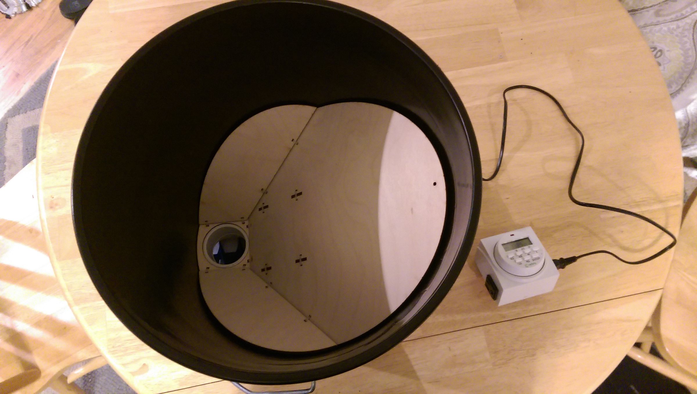 Automated 5 Gallon Bucket Feeder : 11 Steps (with Pictures) - Instructables