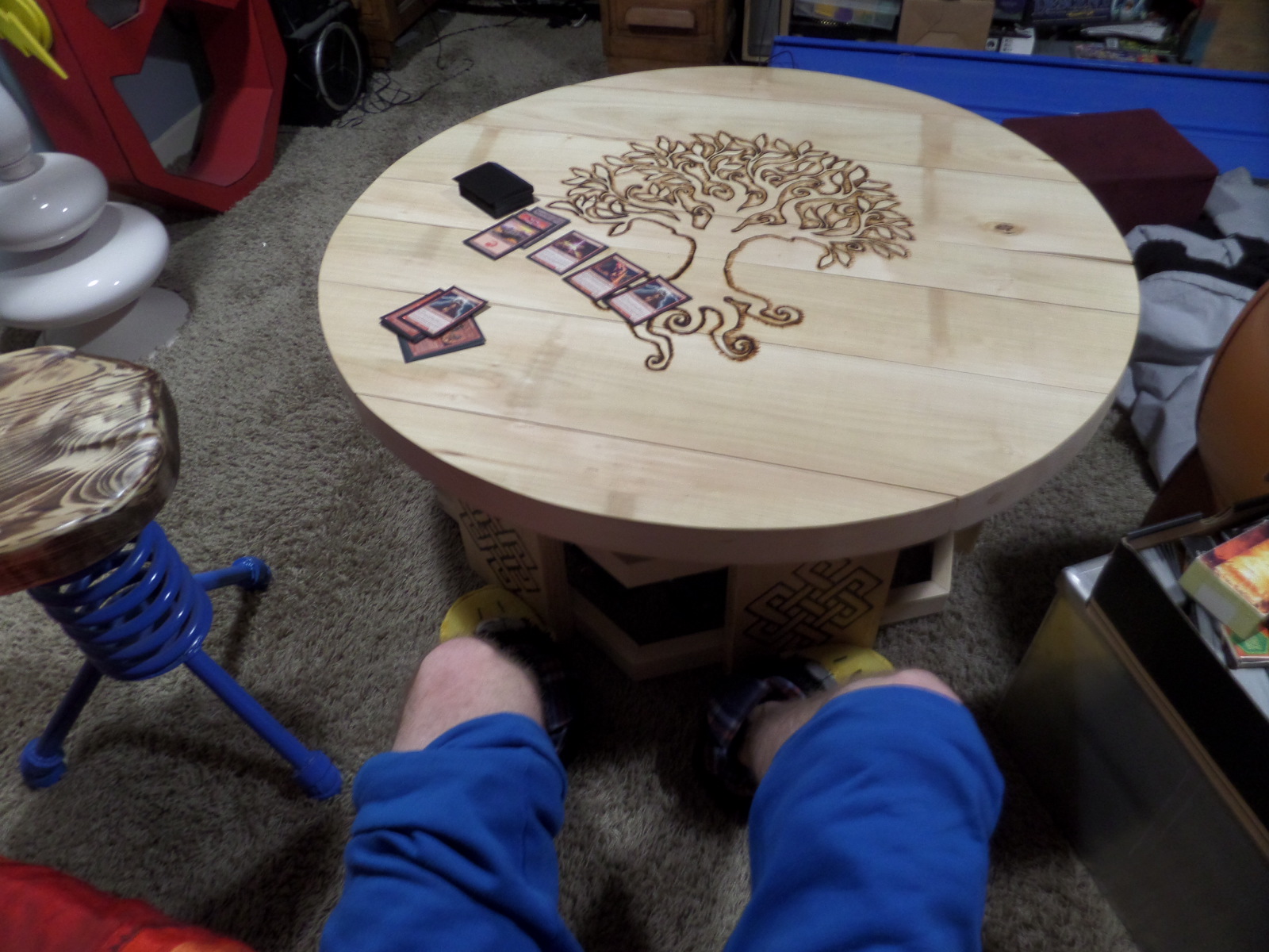 Engrave Tavern Table : 8 Steps (with Pictures) - Instructables