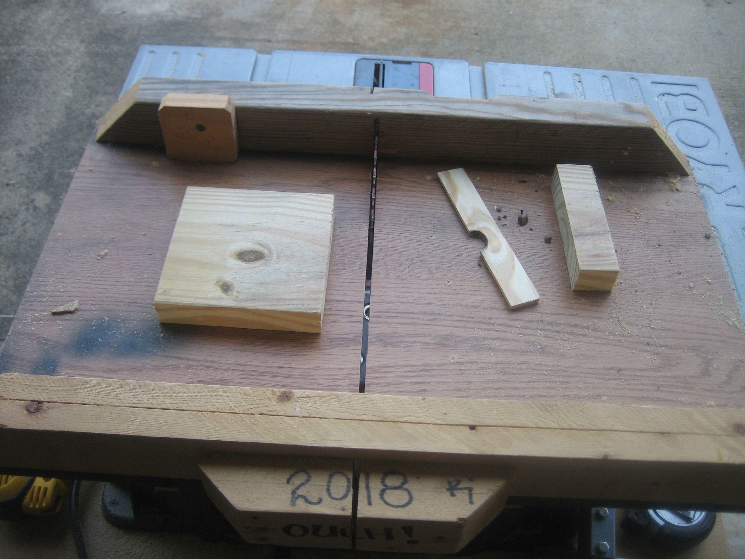 THE PUZZLE TABLE : 10 Steps (with Pictures) - Instructables