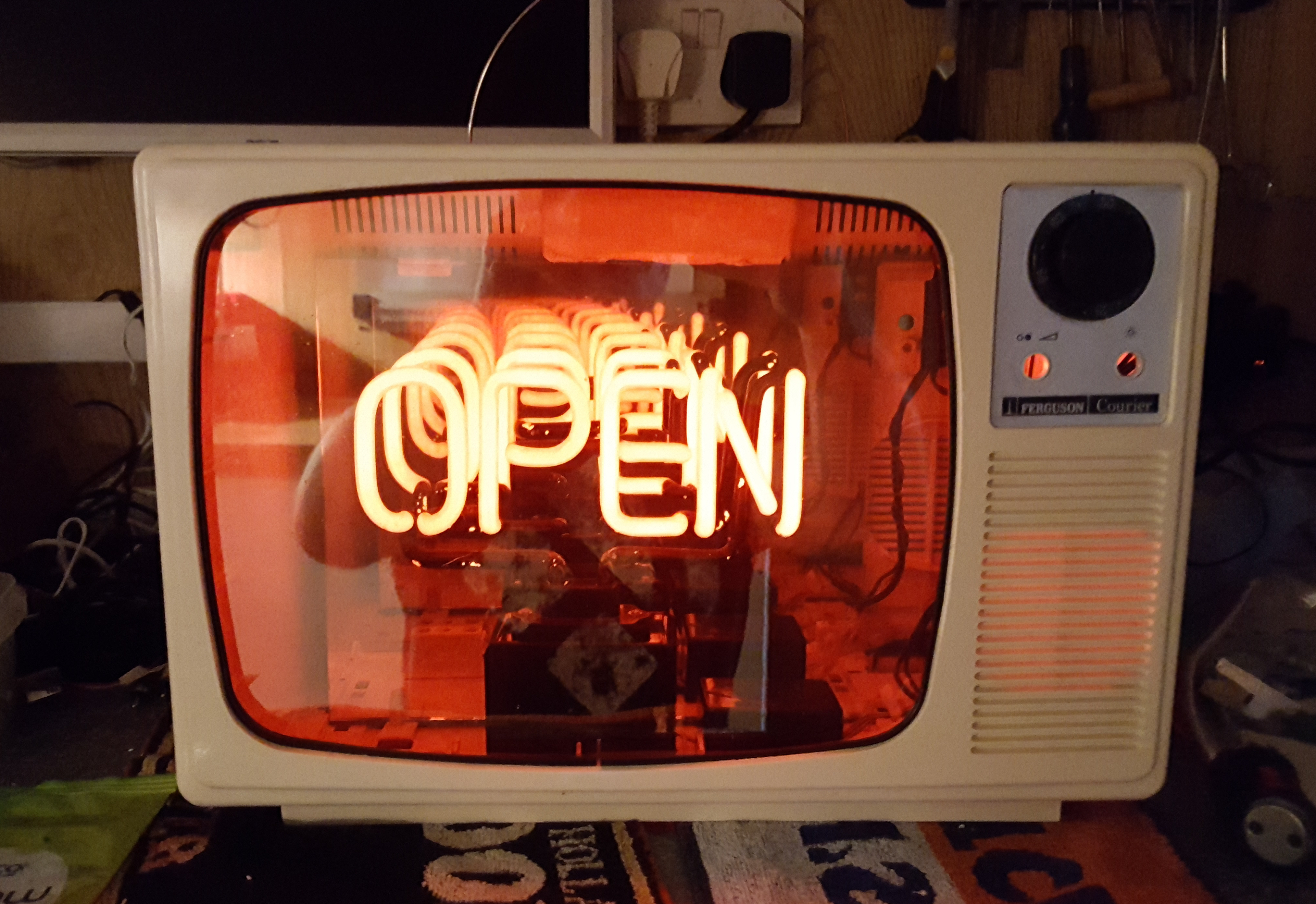 1970s Neon Infinity Television : 7 Steps (with Pictures) - Instructables