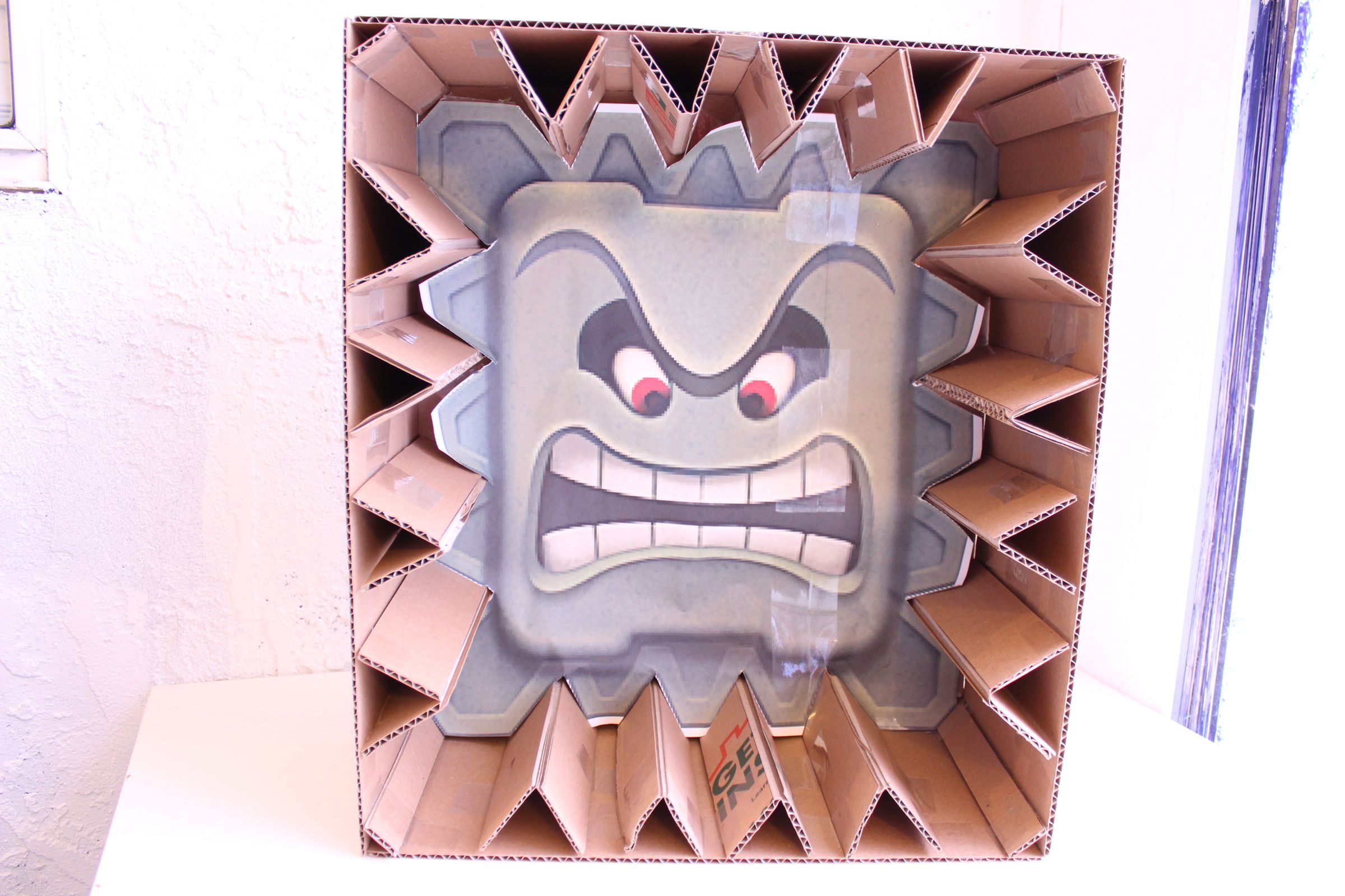 Mario Thwomp Papercraft