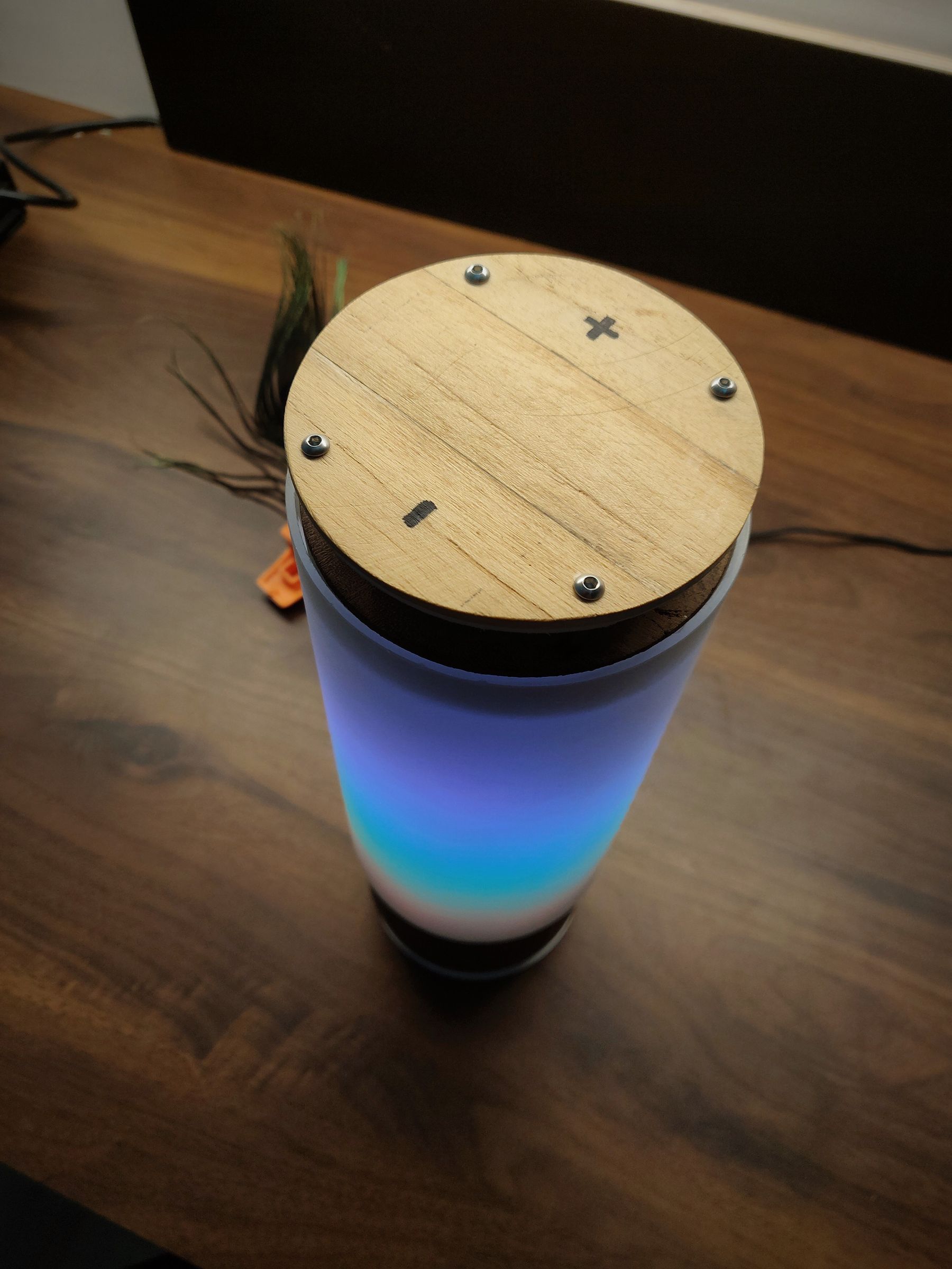 Desk Bluetooth Speaker With Audio Visualisation, Touch Buttons and NFC ...