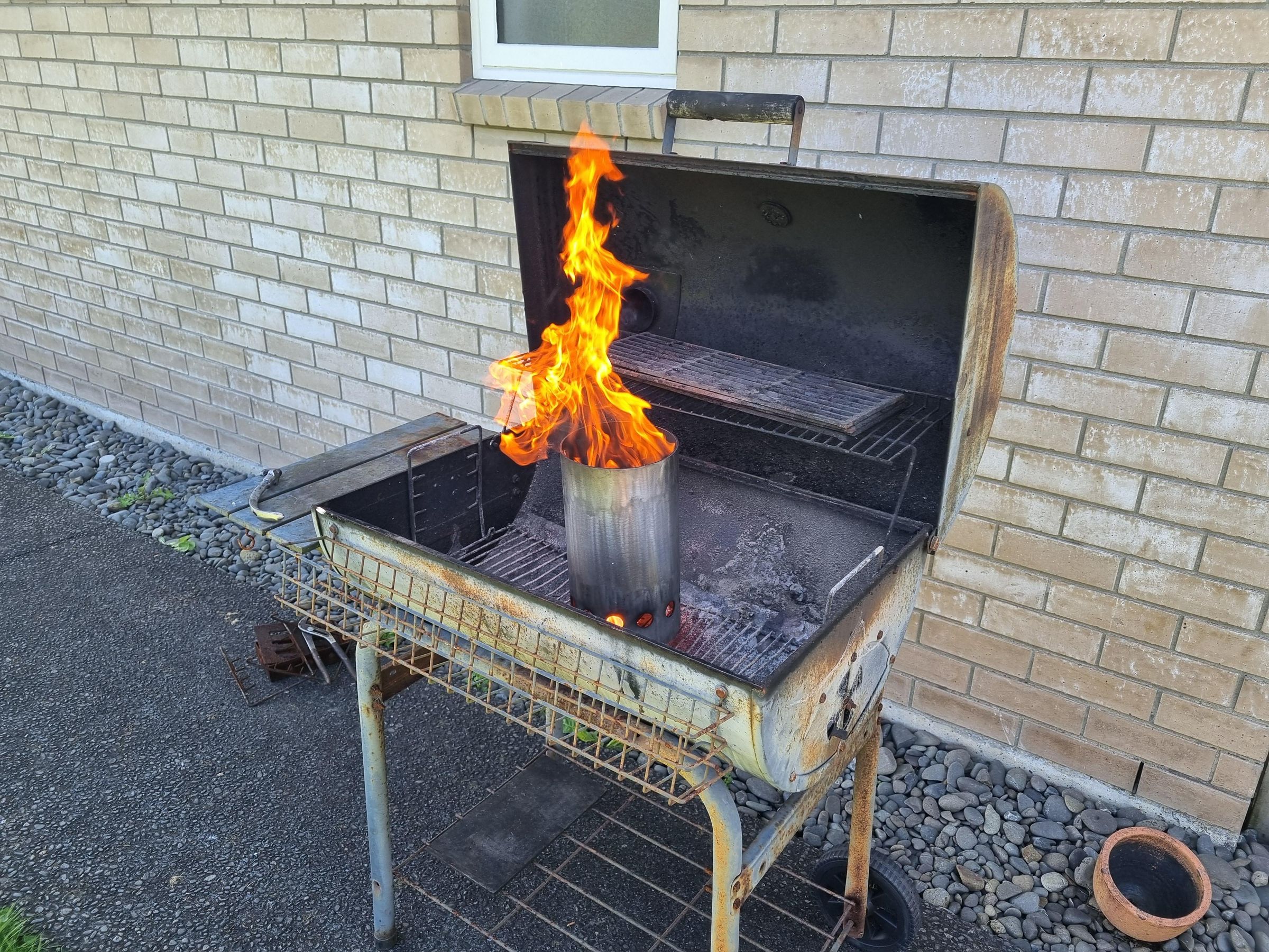 Charcoal Chimney BBQ Fire Starter : 8 Steps (with Pictures) - Instructables