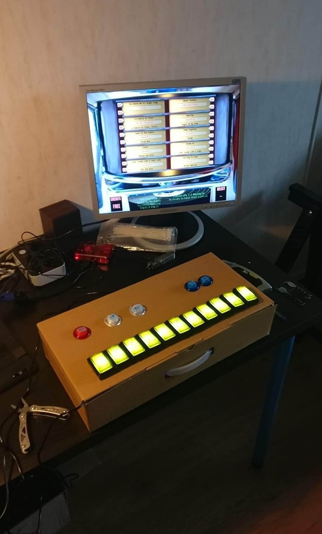 A Jukebox With Raspberry Pi : 3 Steps - Instructables