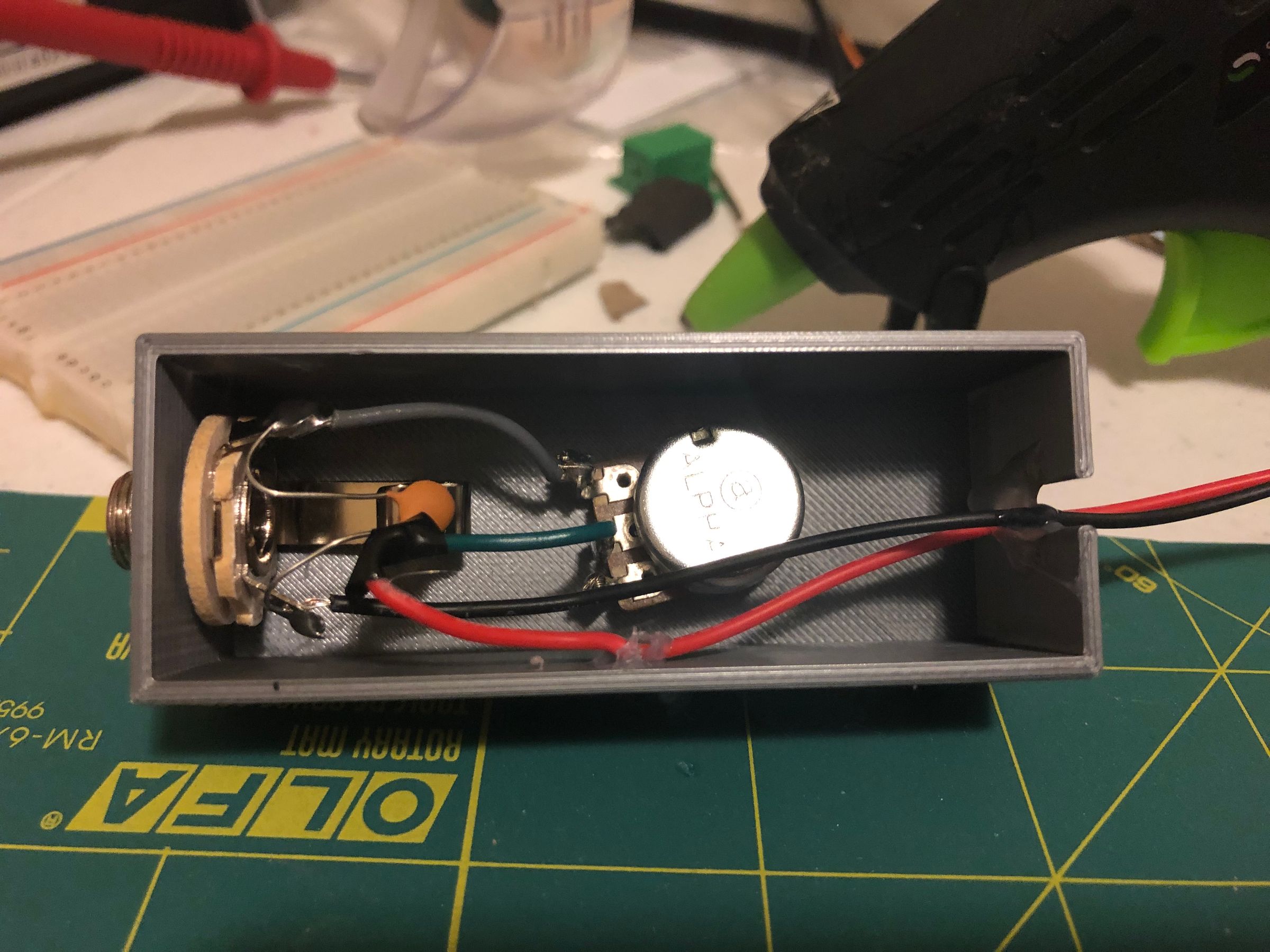 Simple Contact Microphone : 4 Steps - Instructables