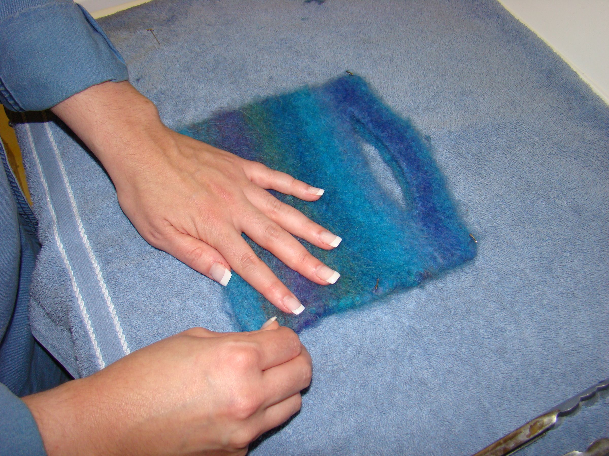 How to Felt a Knitted Piece : 7 Steps (with Pictures) - Instructables