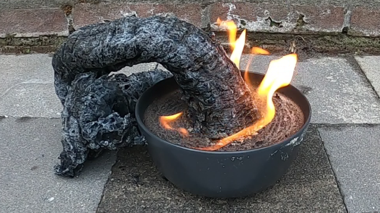 Black Fire Snake : 3 Steps - Instructables