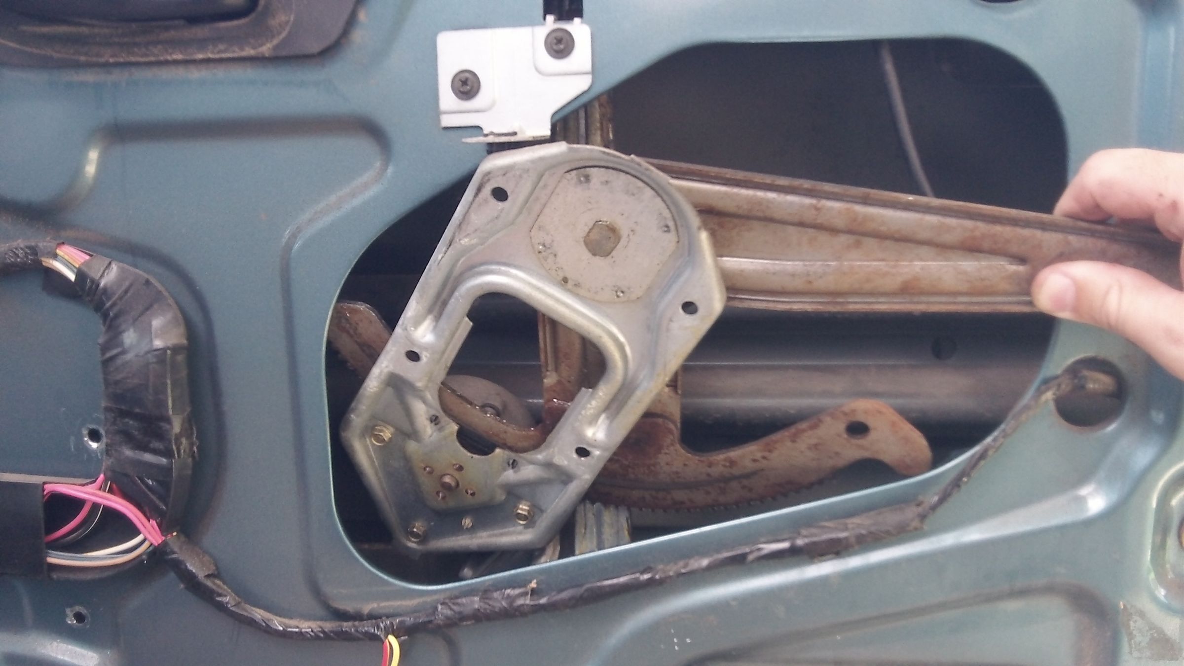 Replacing an Electric Window Regulator : 4 Steps (with Pictures ...