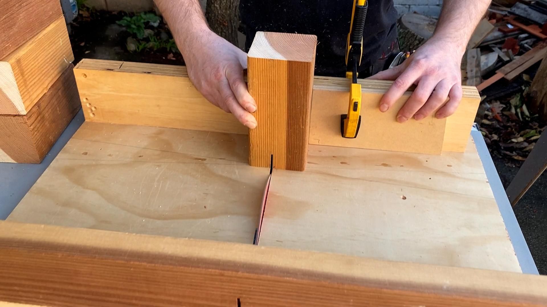 Super Easy DIY Plant Stand : 7 Steps - Instructables