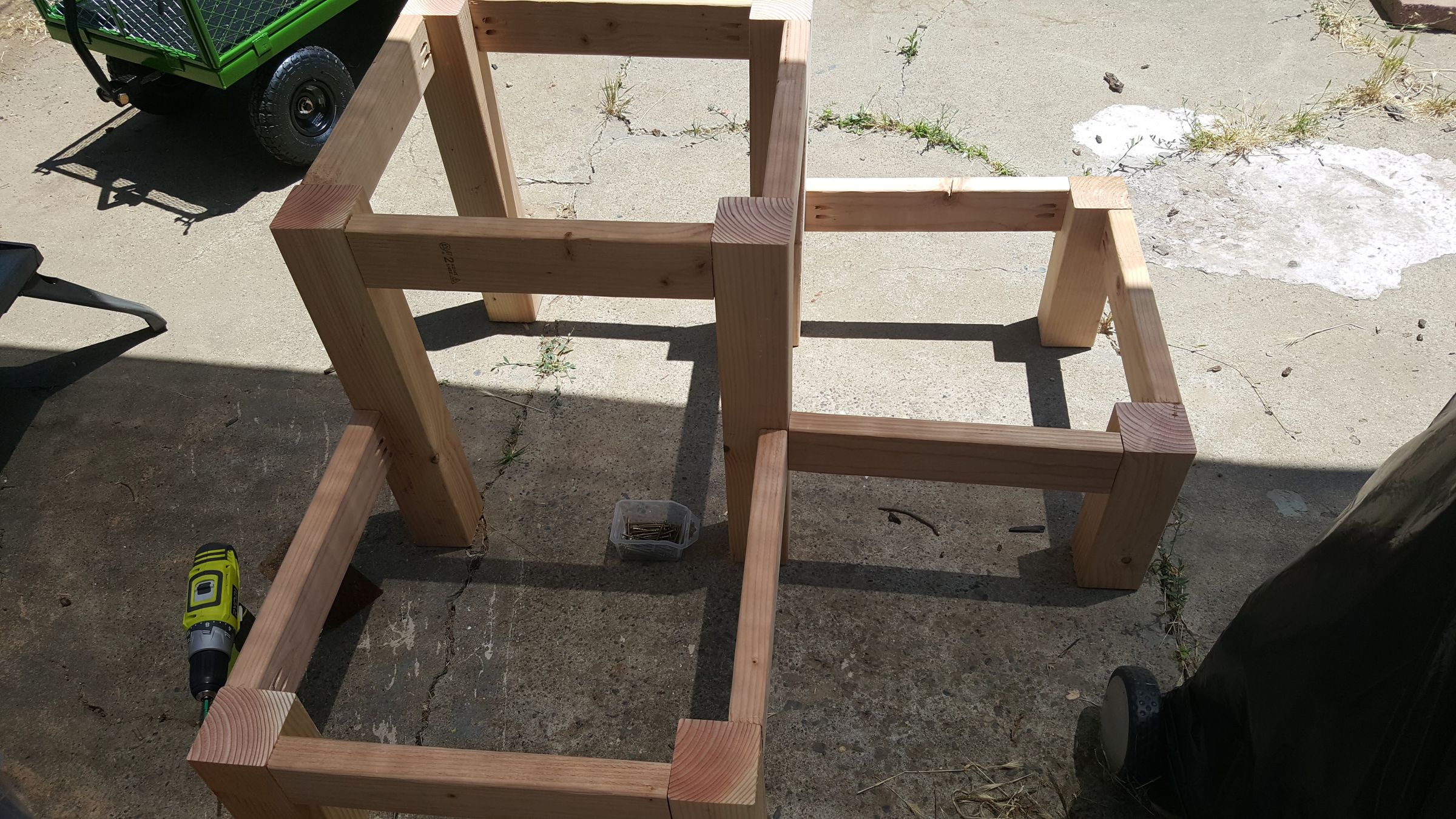 Outdoor Dog Platform With Water Fountain : 3 Steps (with Pictures ...