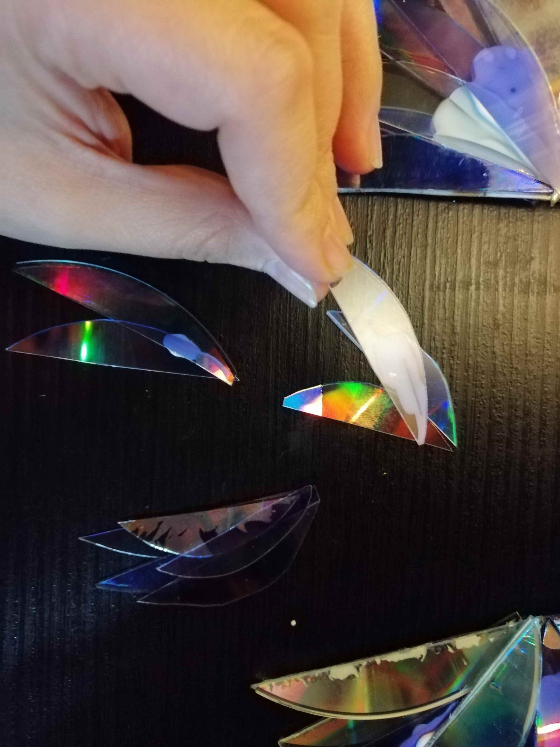 Broken CD Bird : 12 Steps (with Pictures) - Instructables