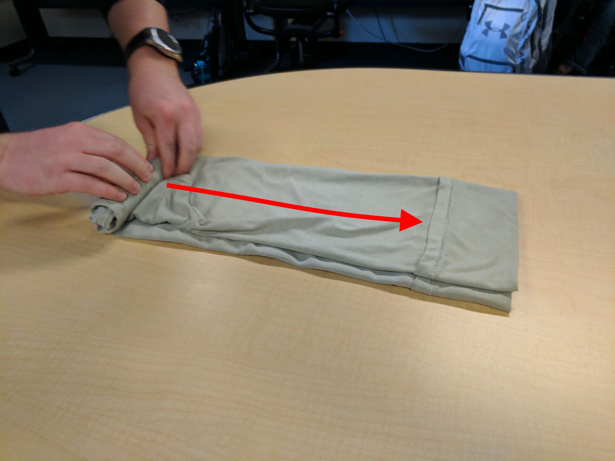 How to Ranger Roll a T-Shirt : 11 Steps (with Pictures) - Instructables