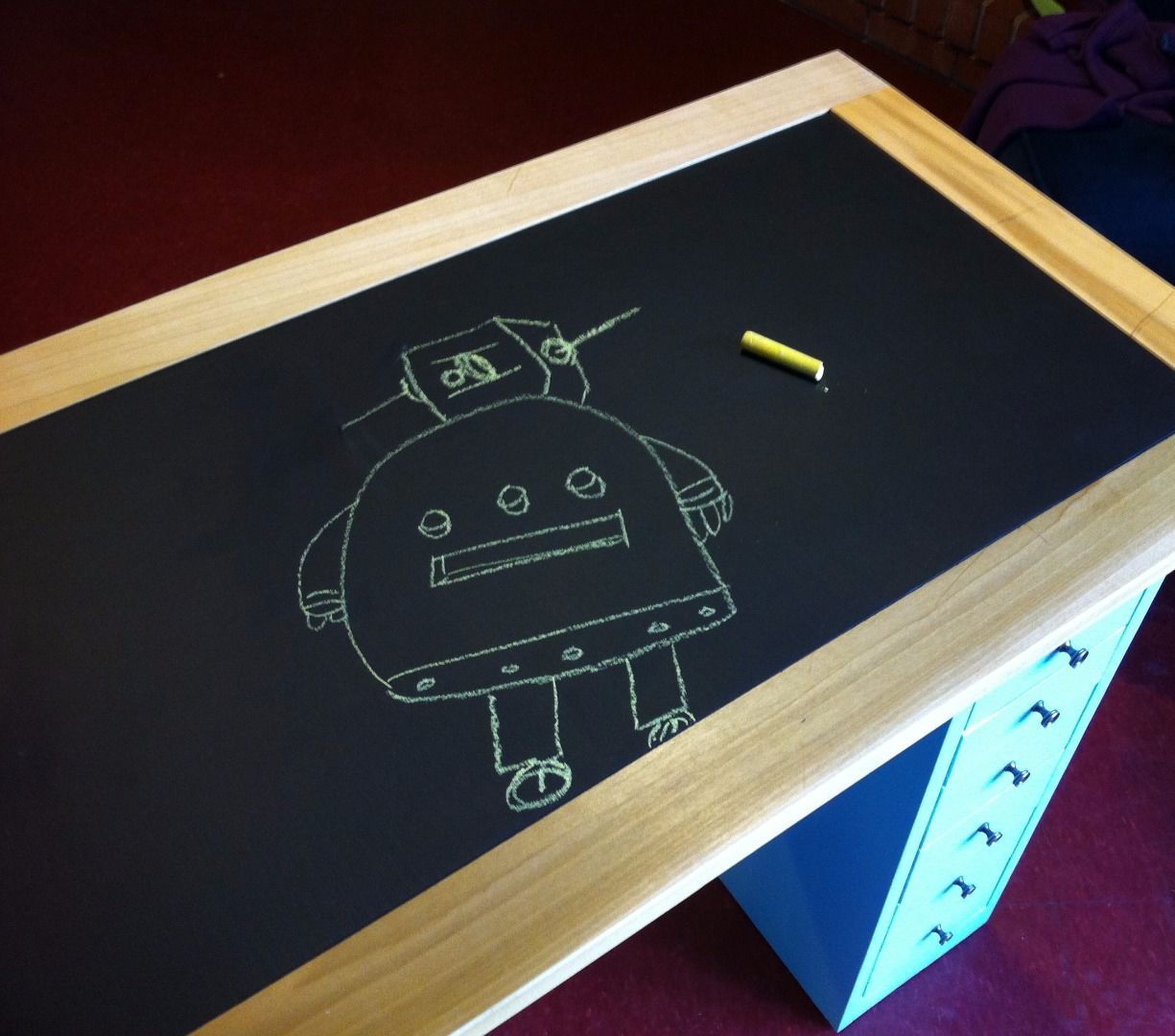 Chalkboard Top Desk (Child Size) : 9 Steps (with Pictures) - Instructables