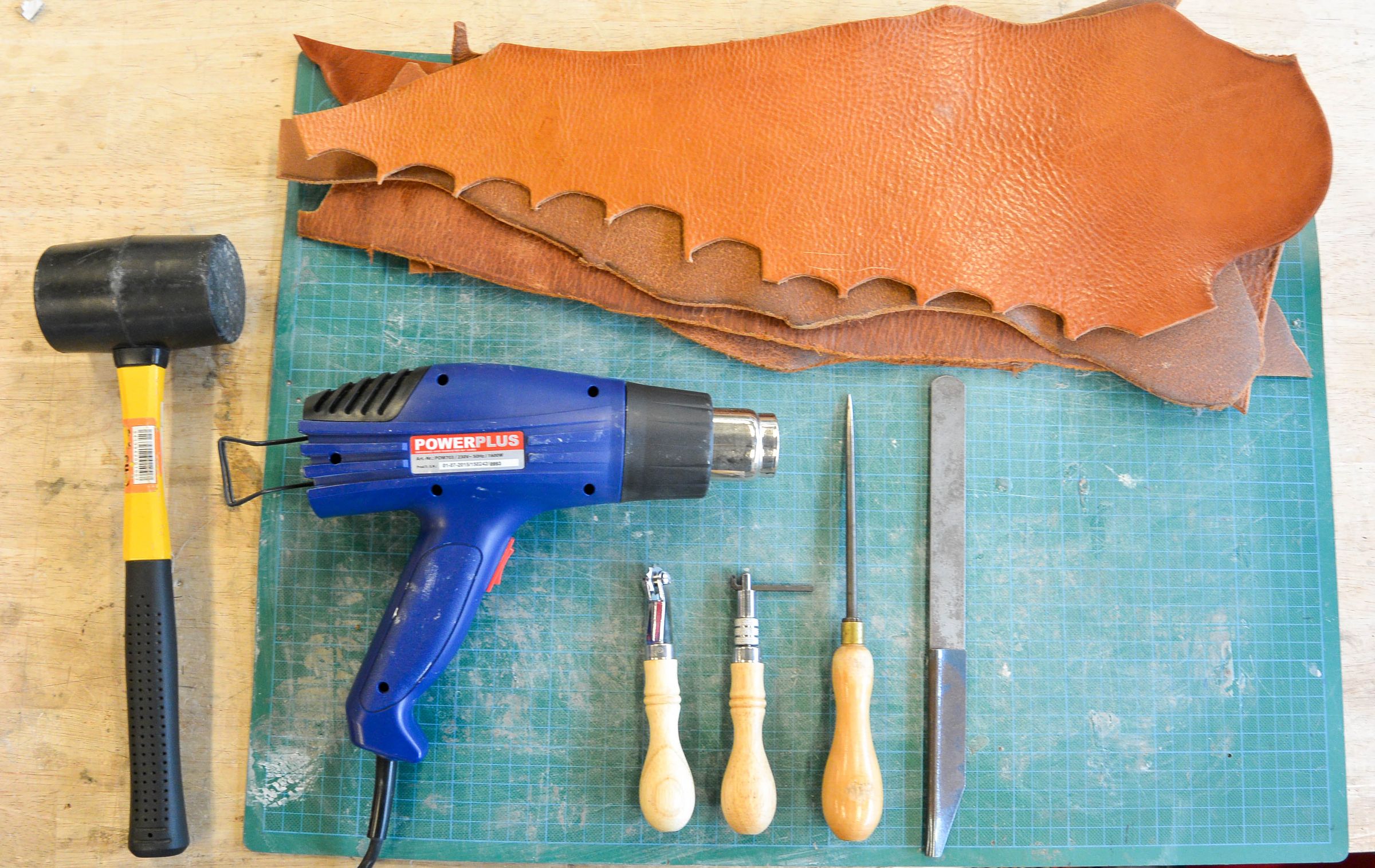 Leather Folding Techniques - Werkplaatsidc : 10 Steps (with Pictures ...