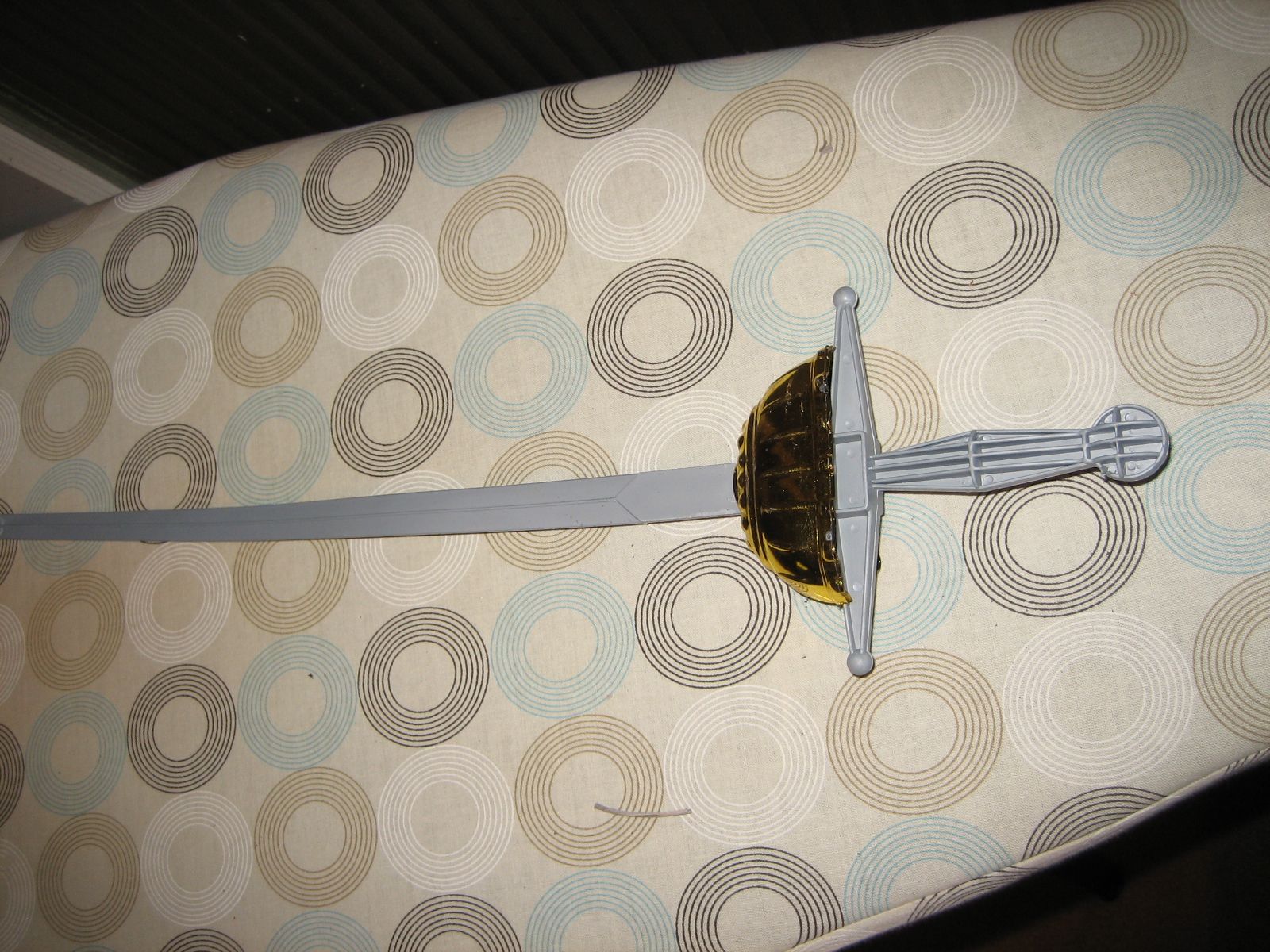 Guybrush Threepwood and Elaine Marley Pirate Costumes (Monkey Island ...