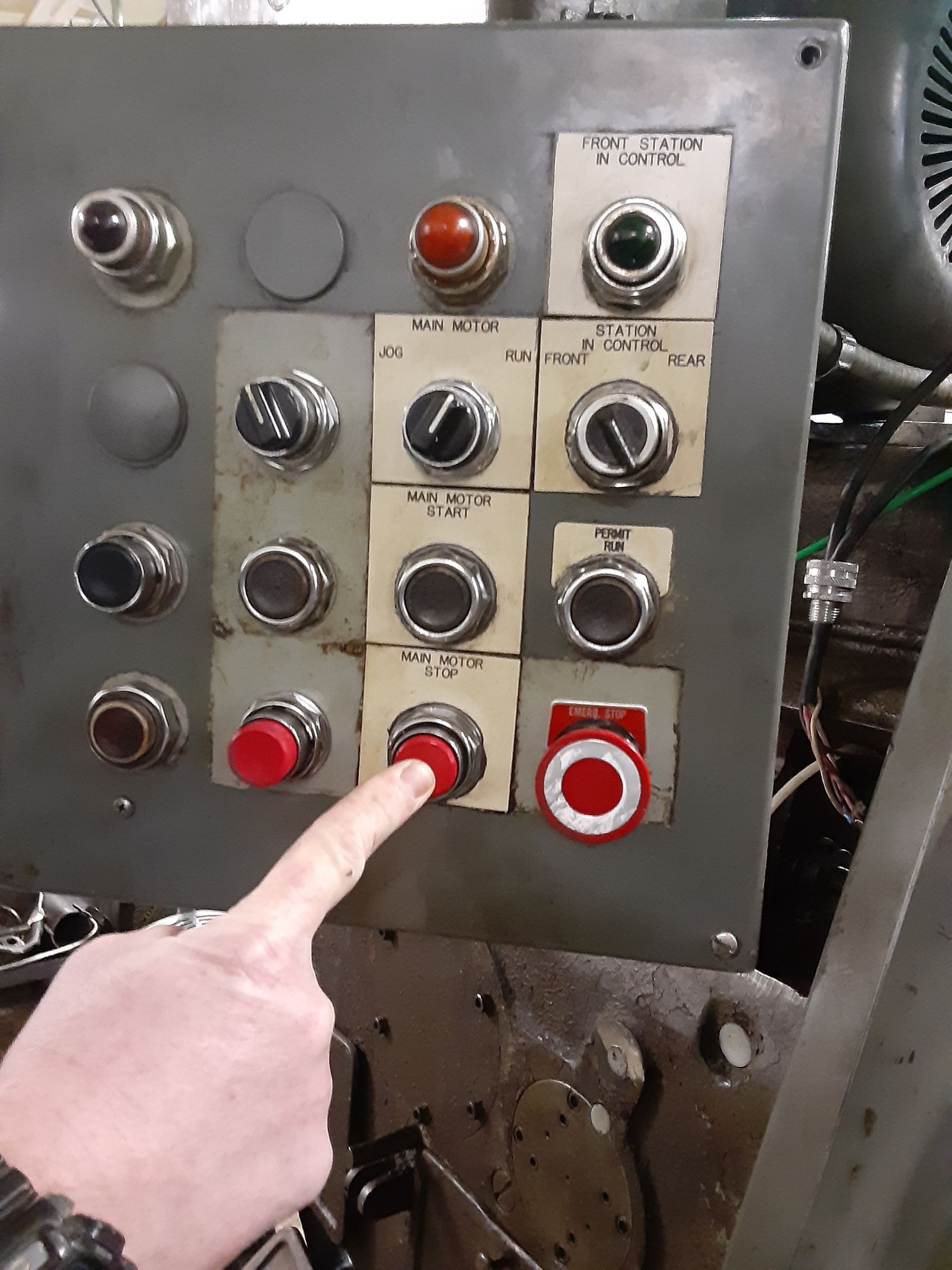 Lock Out/Tag Out : 9 Steps - Instructables