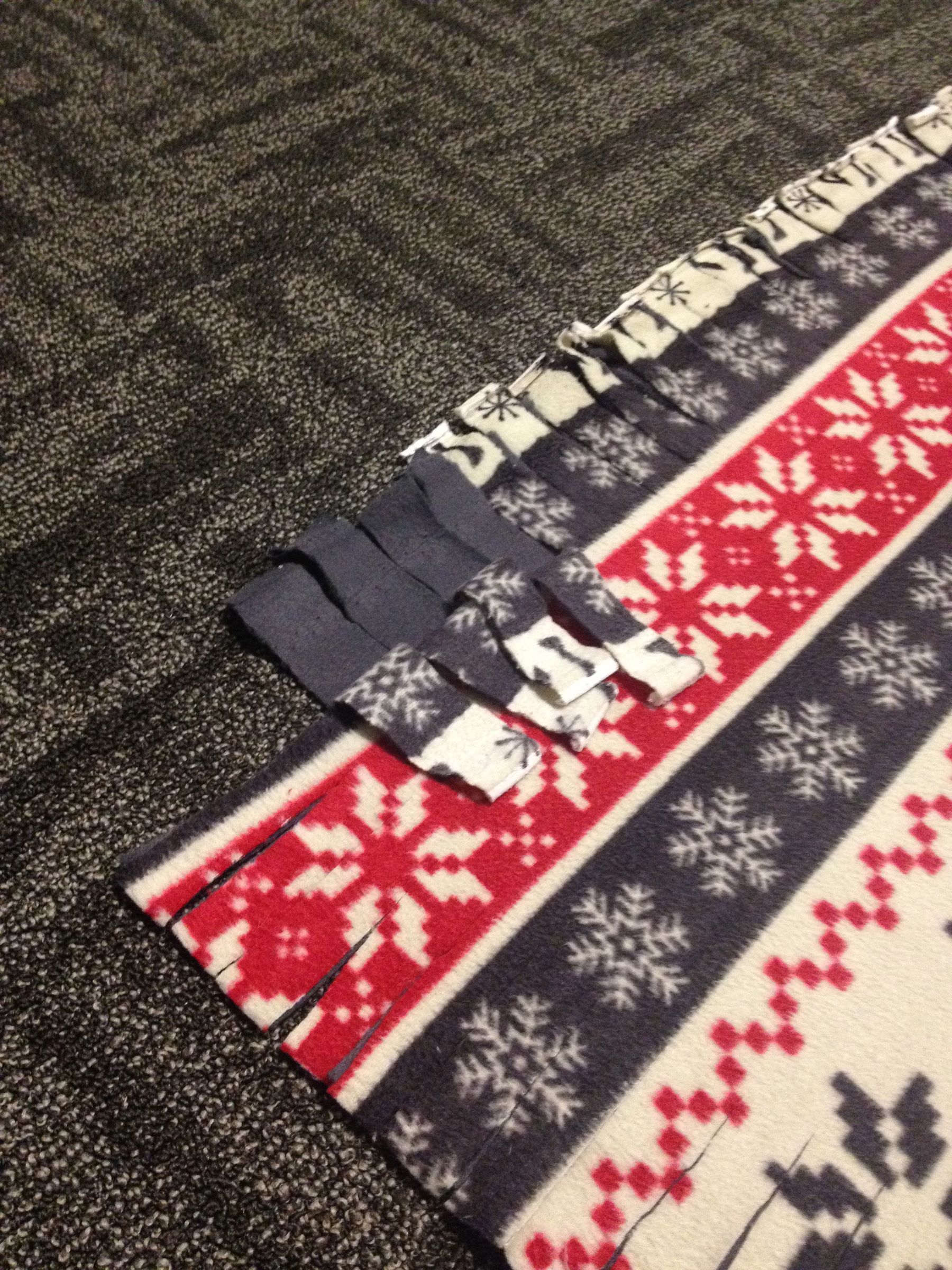 No Sew Blanket : 5 Steps - Instructables