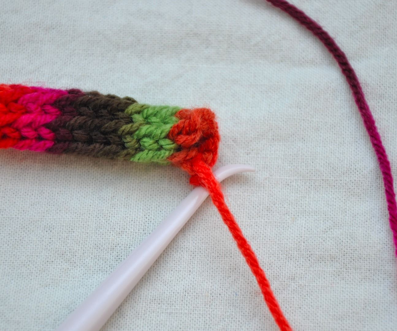 How to Use a French Knitter : 6 Steps (with Pictures) - Instructables