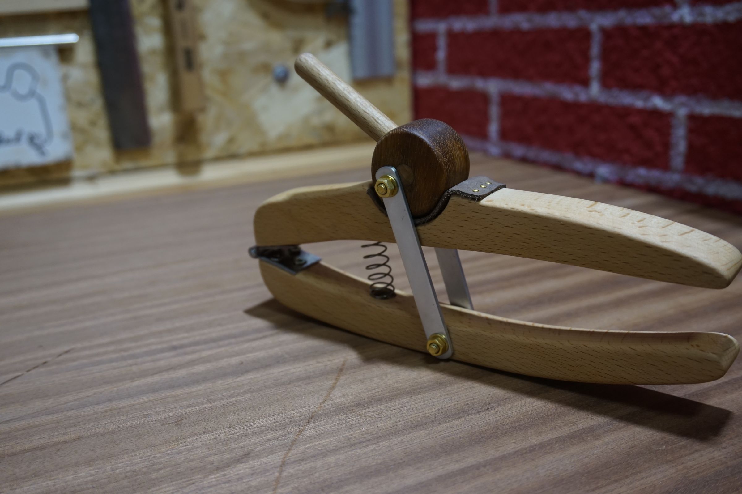 Homemade Wooden Clamp : 8 Steps (with Pictures) - Instructables
