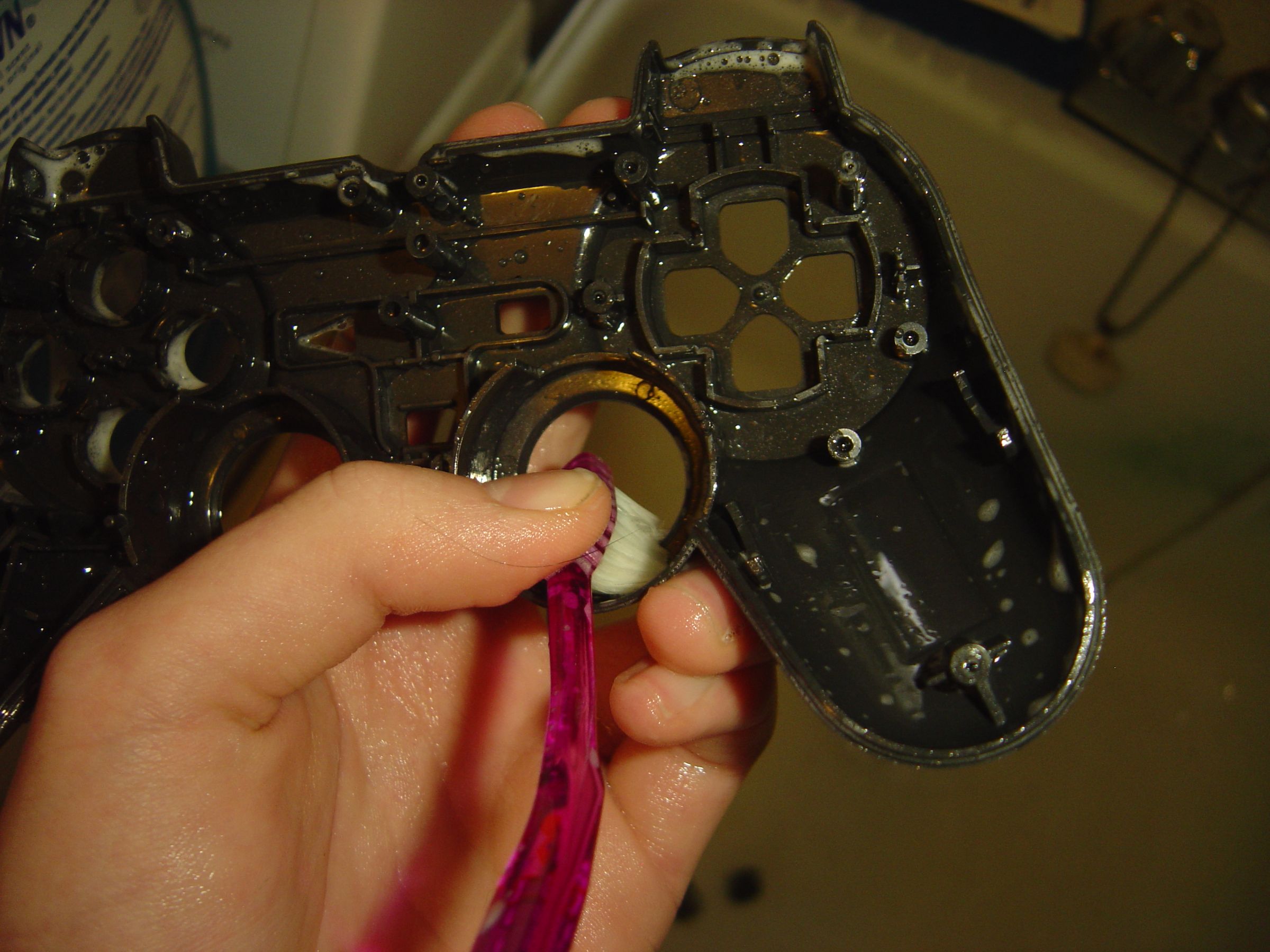 Clean Your DualShock Controller : 9 Steps - Instructables
