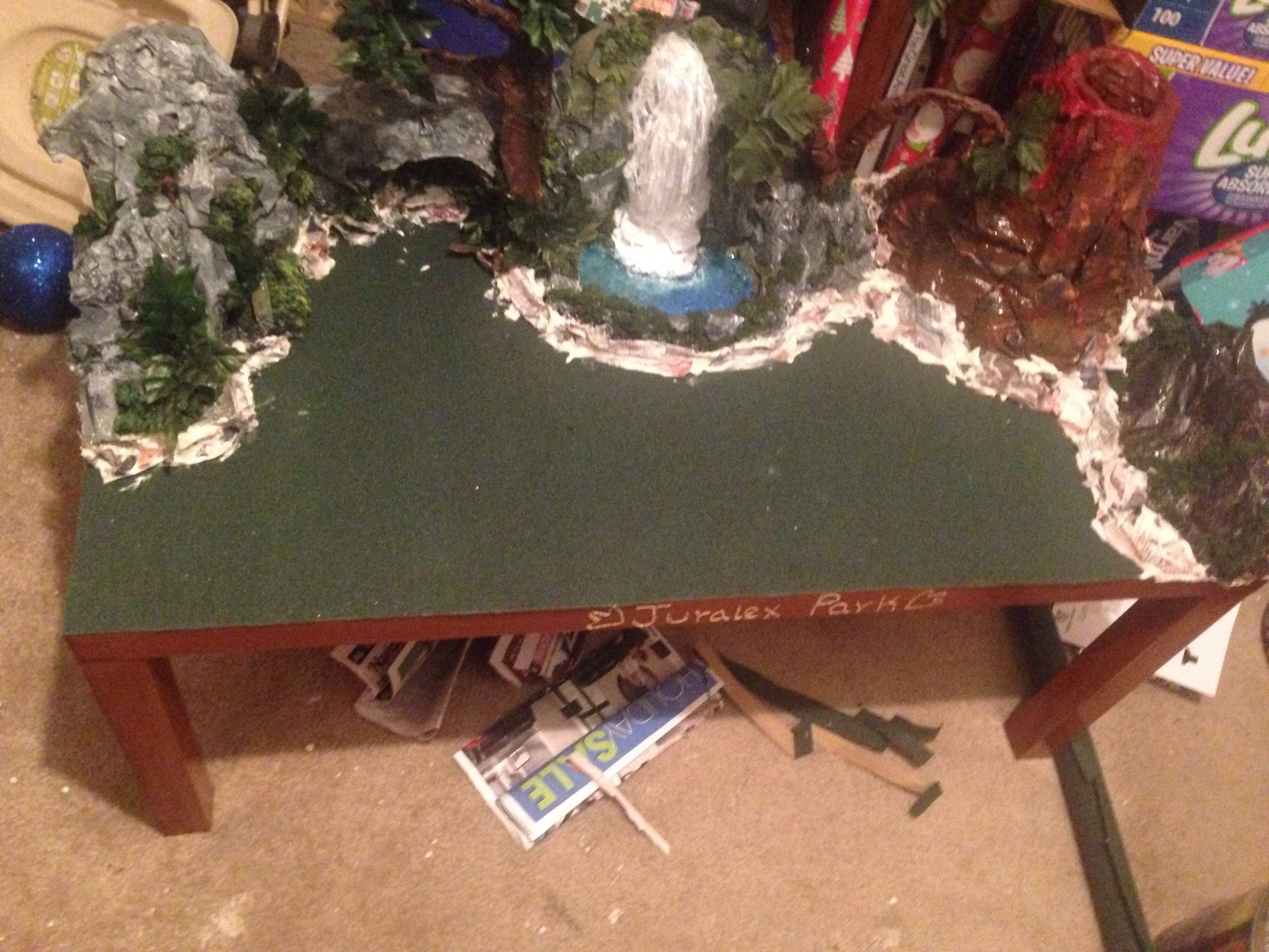 Dinosaur Play Table "JURALEX PARK" : 9 Steps (with Pictures ...