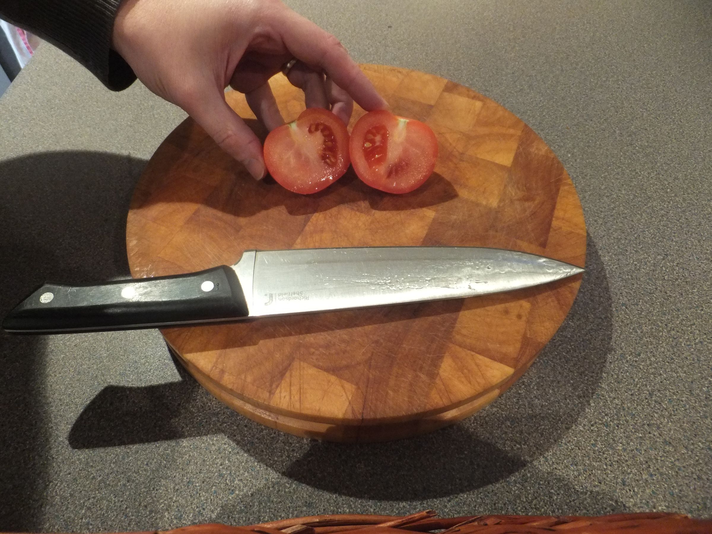 Chop Tomatoes Like a Ninja : 3 Steps - Instructables