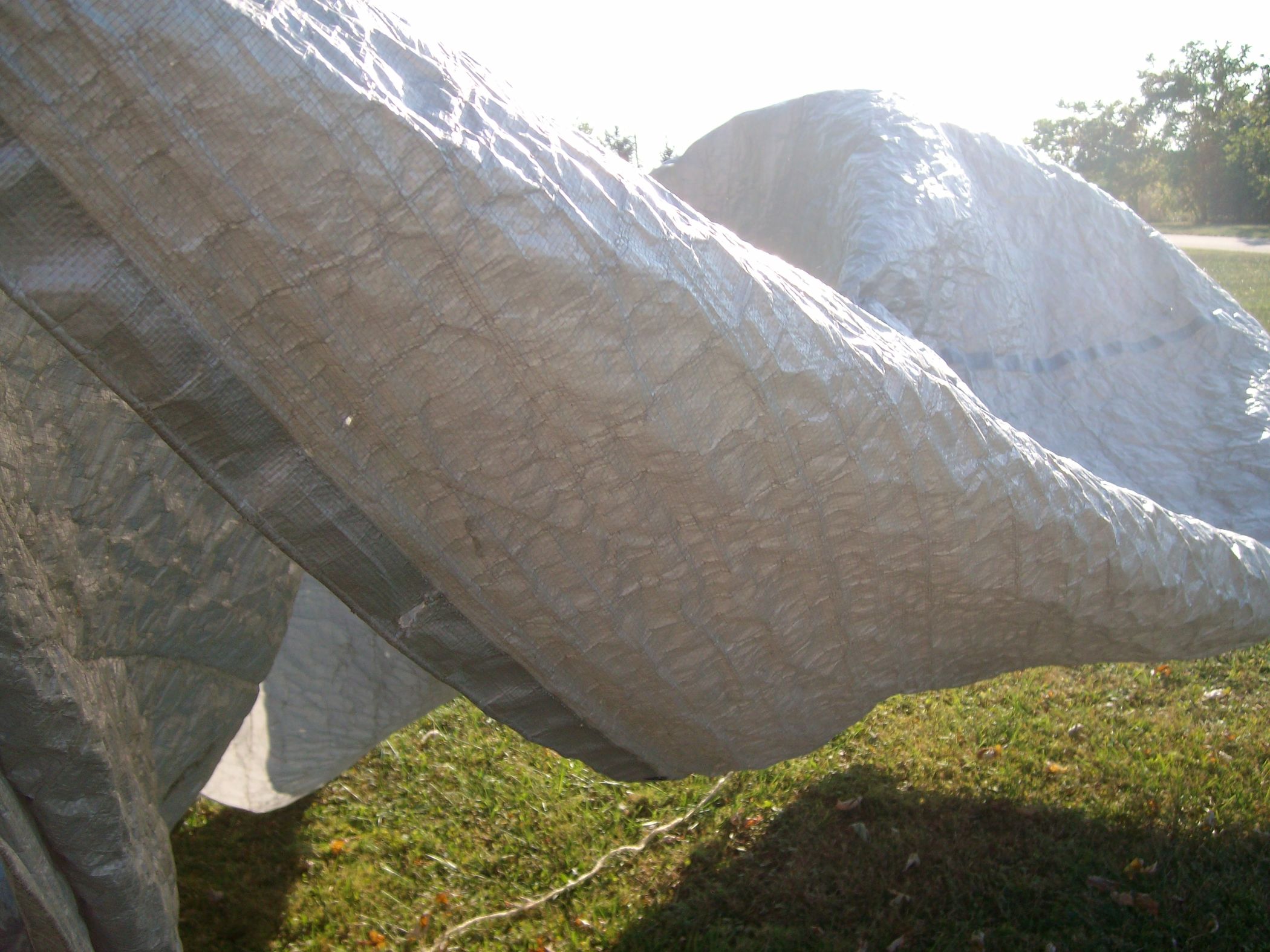 Tarp Kite : 4 Steps - Instructables