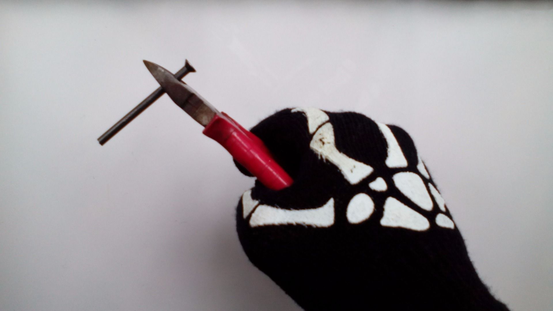 How to Prank Finger Nail : 10 Steps (with Pictures) - Instructables