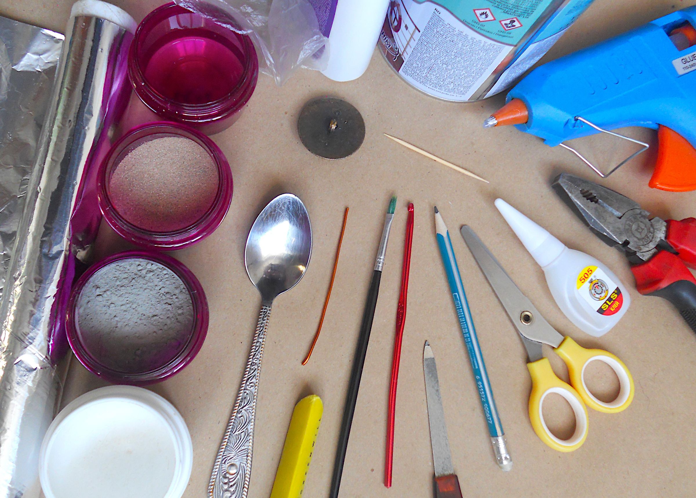 Concrete Buttons Using Foil and Glue : 12 Steps (with Pictures ...