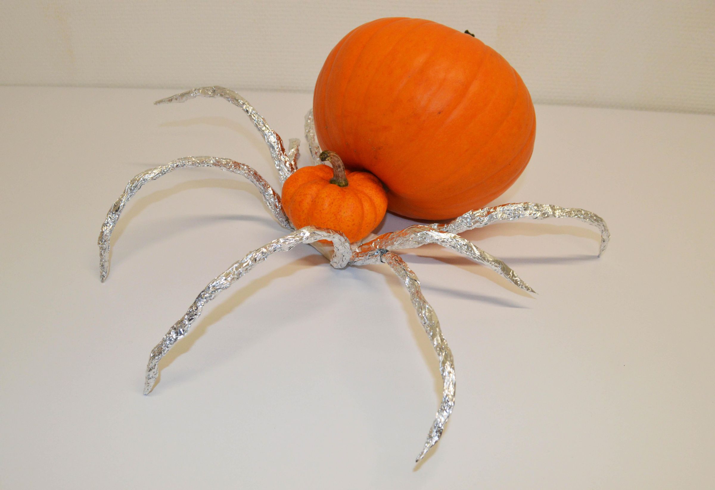 Spider Pumpkin - Jack O' Lantern : 16 Steps (with Pictures) - Instructables