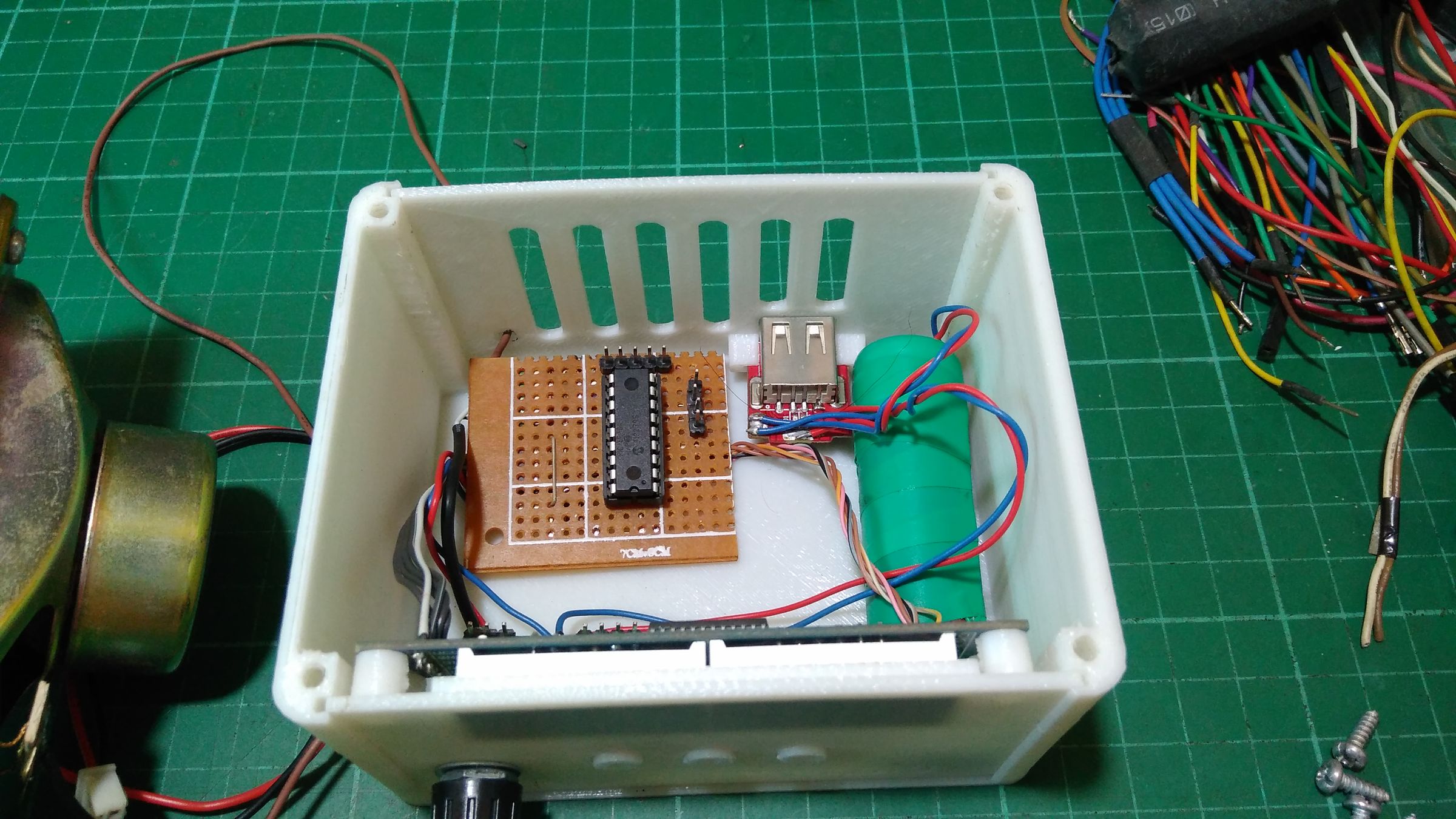 PIC16F1847 and AR1010 Based FM Radio Music Box : 5 Steps - Instructables