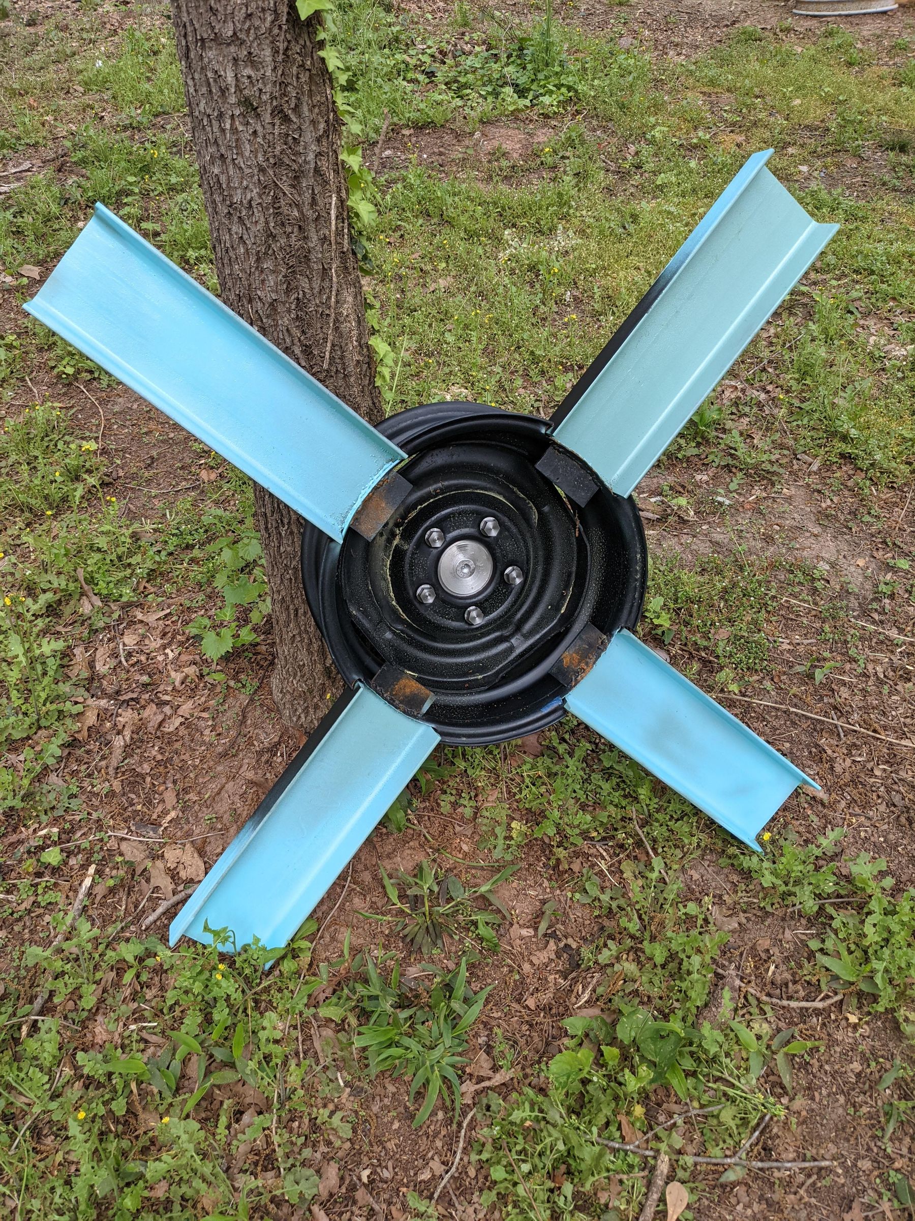 Giant Saw Blade Table! : 12 Steps (with Pictures) - Instructables