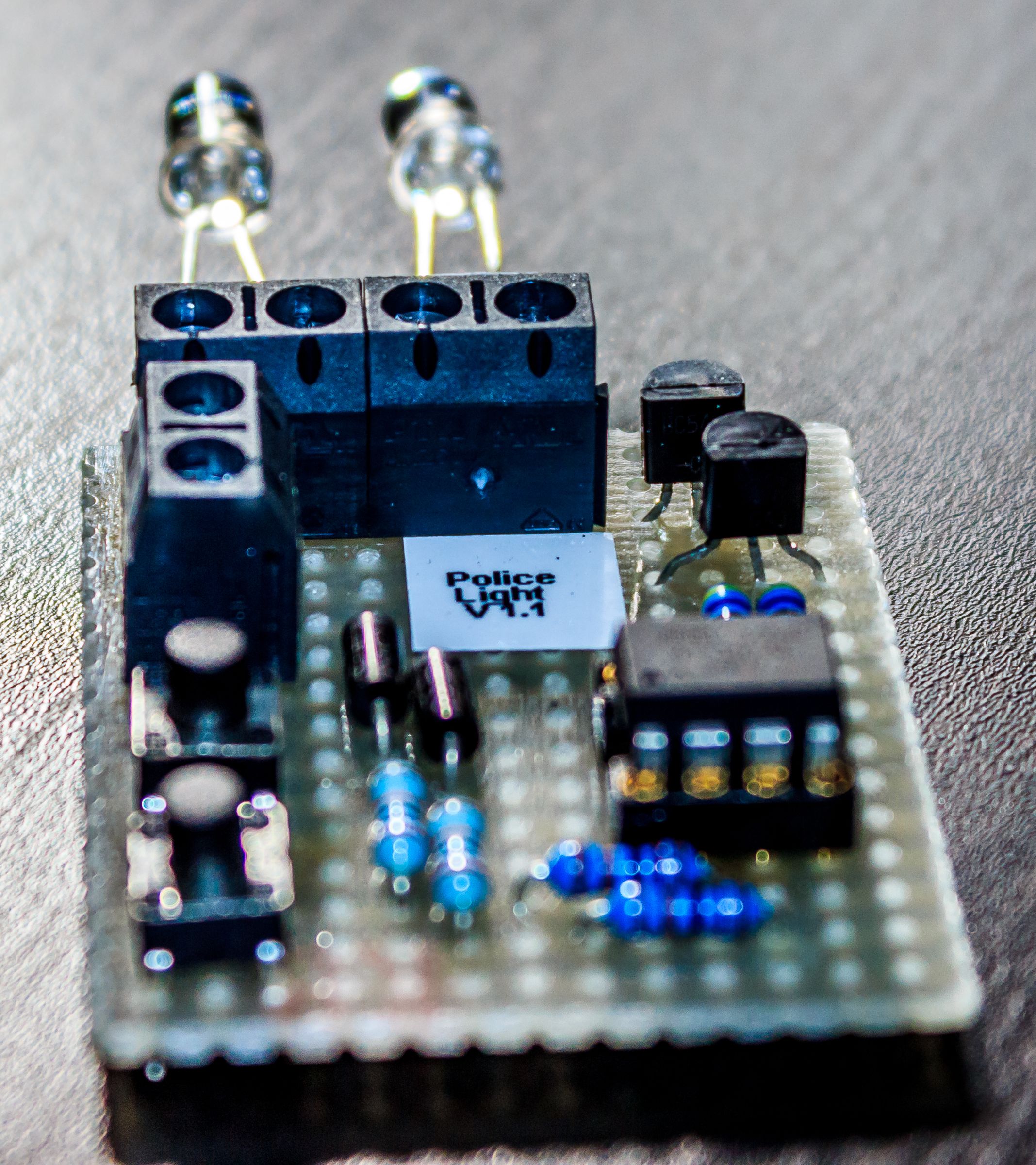 Attiny25/45/85 Police Light, With Arduino! : 9 Steps - Instructables