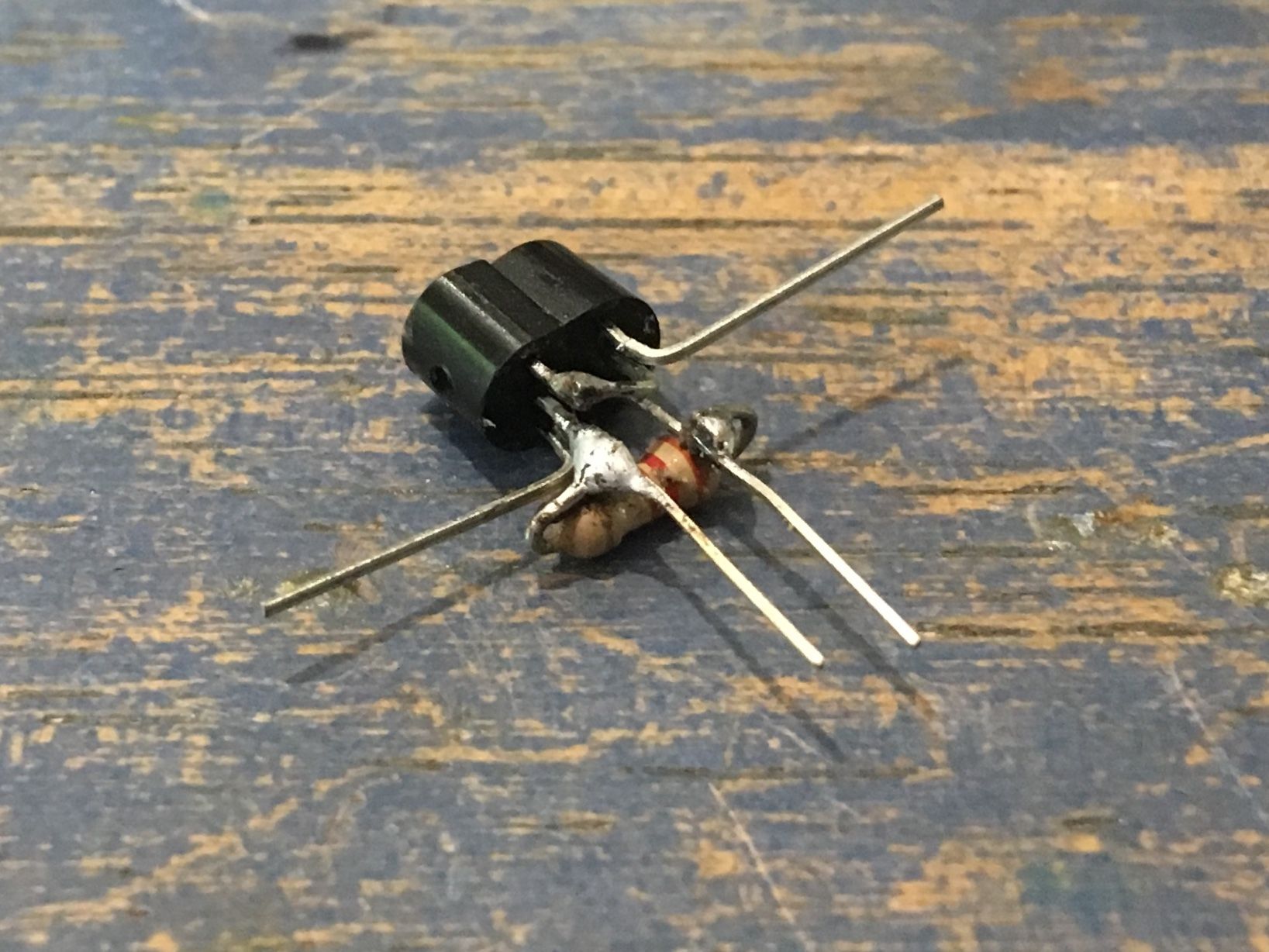 Flapping Dragonfly BEAM Robot From a Broken RC Toy : 14 Steps (with Pictures) - Instructables