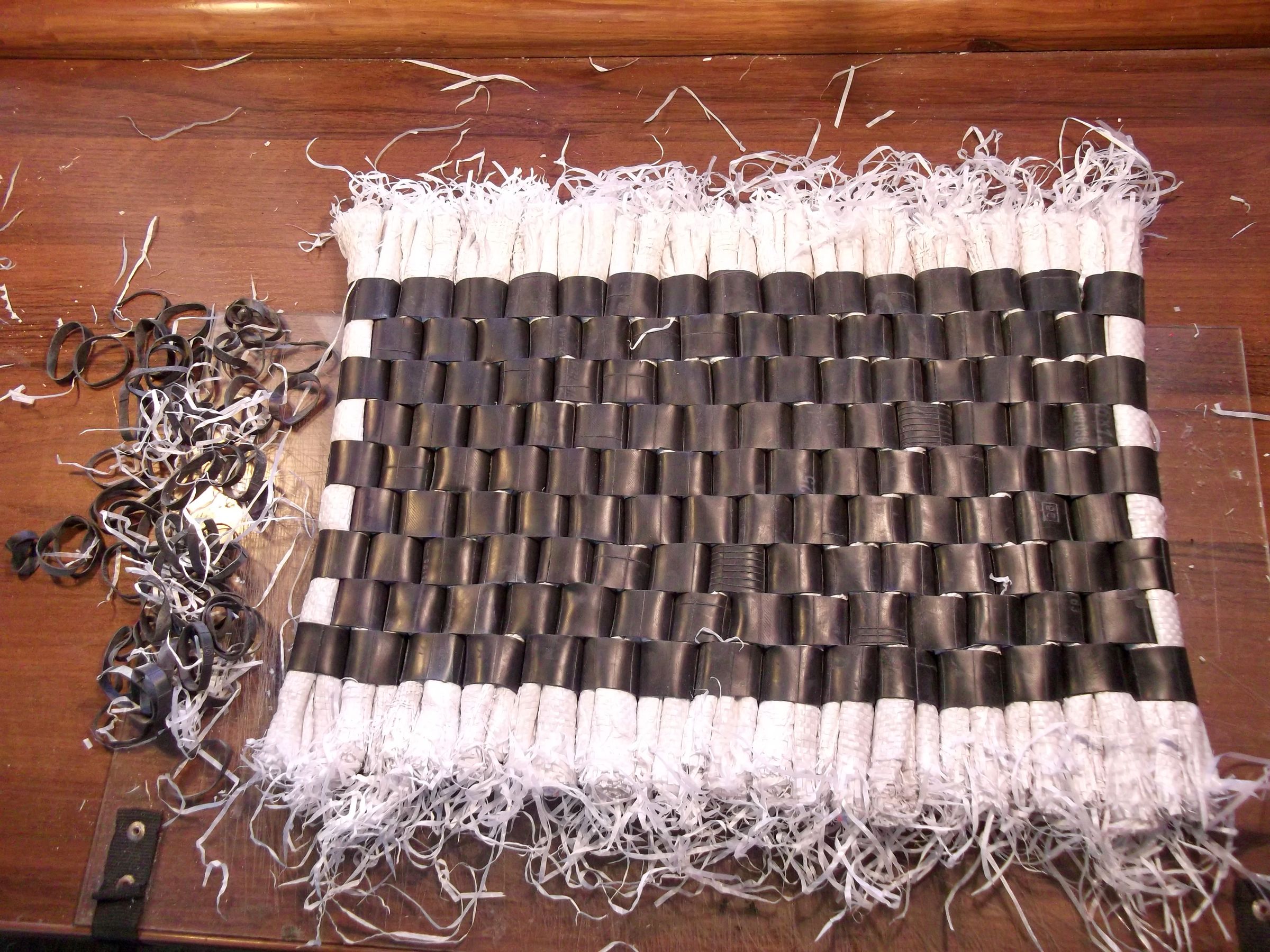 Inner Tubes + Plastic Bags Woven Rug #2 : 13 Steps - Instructables