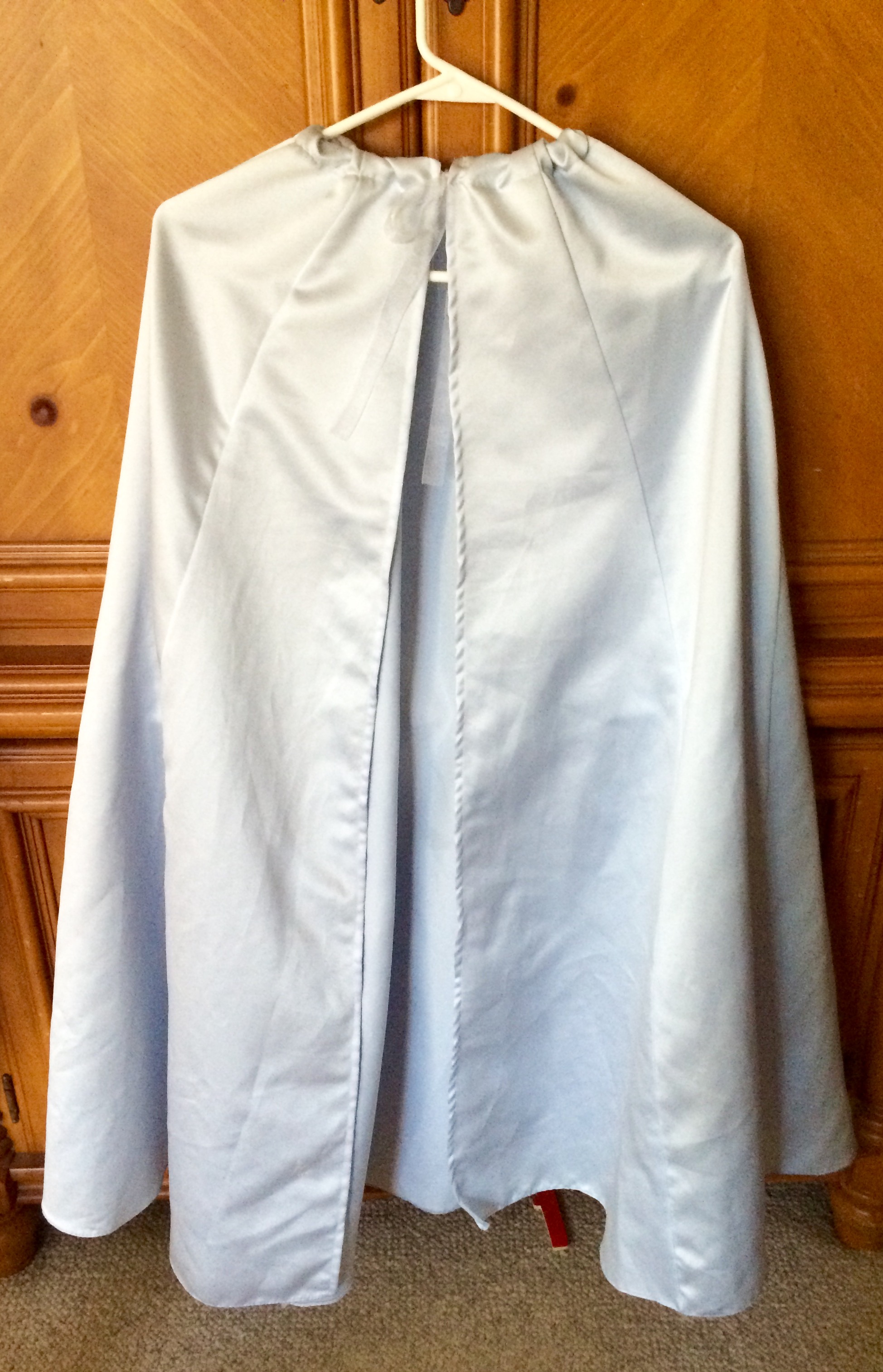 How to Make an Awesome Cloak From a Dress or Skirt : 5 Steps (with ...