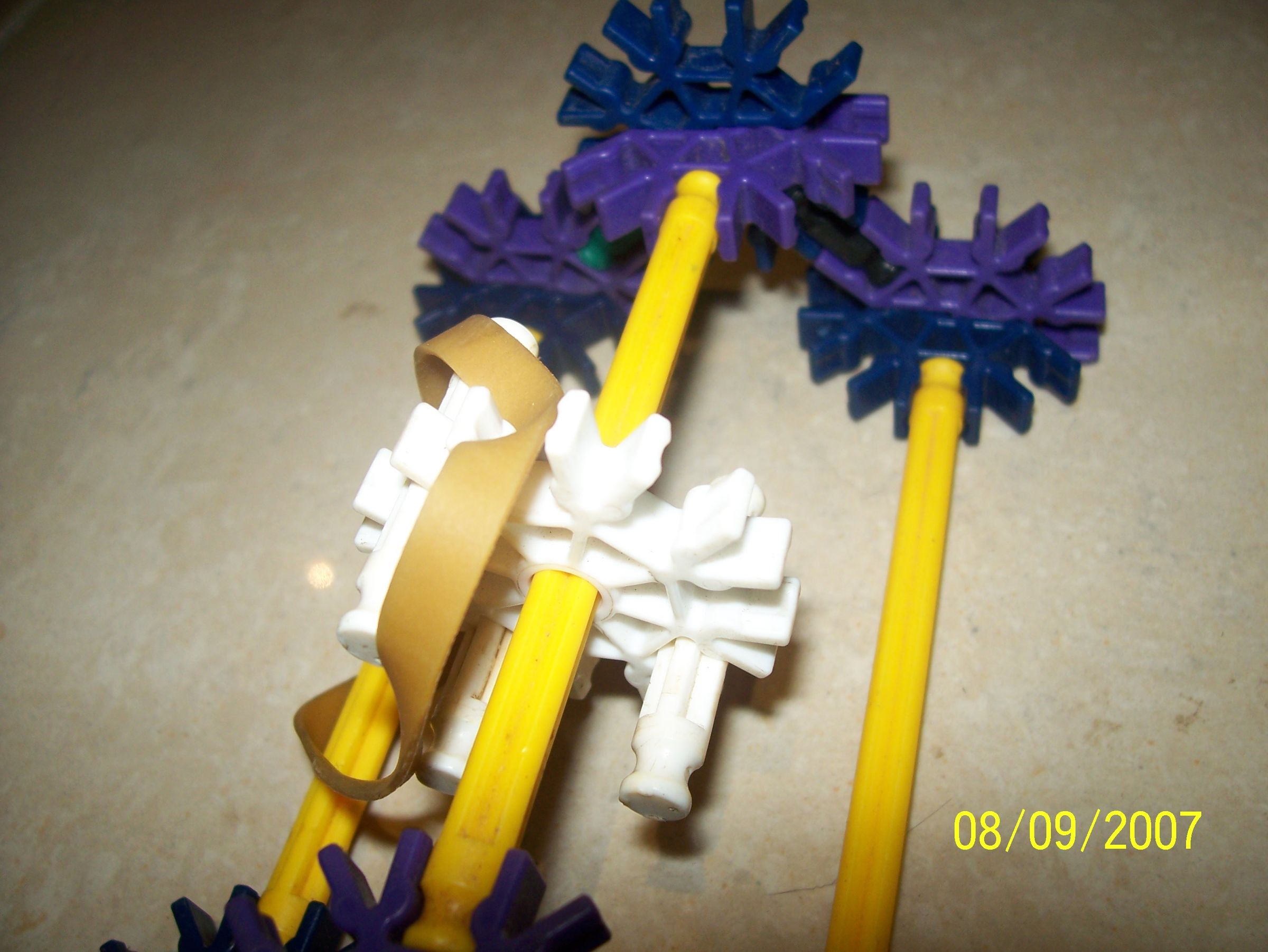 A Super Simple K'Nex Catapult : 6 Steps - Instructables