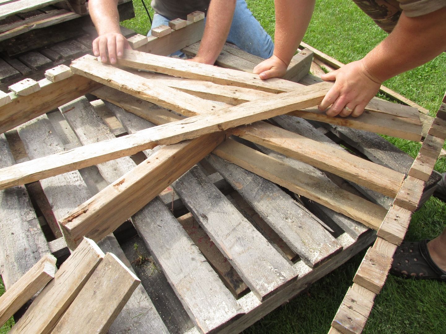 Awesome Rustic Cooler From Broken Refrigerator and Pallets : 11 Steps ...