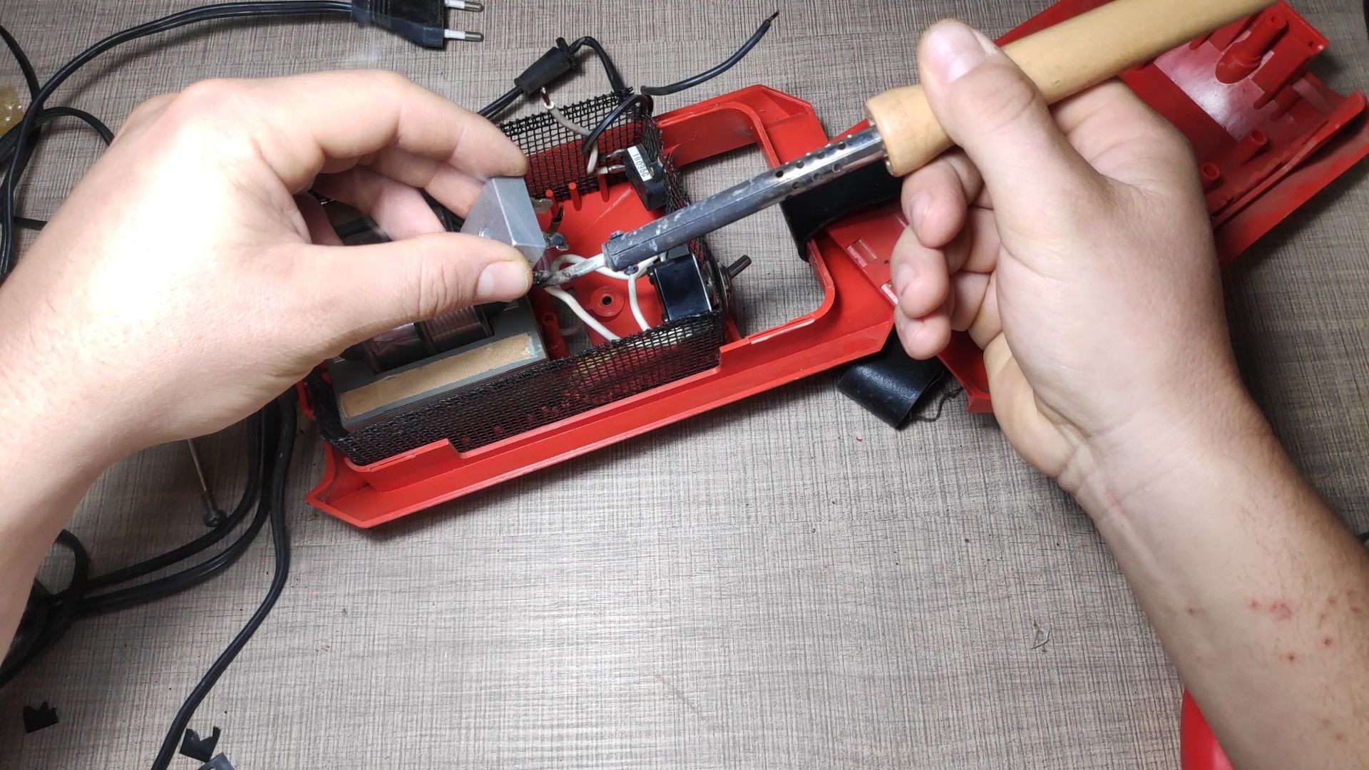 Car Battery Charger Repair : 8 Steps (with Pictures) - Instructables