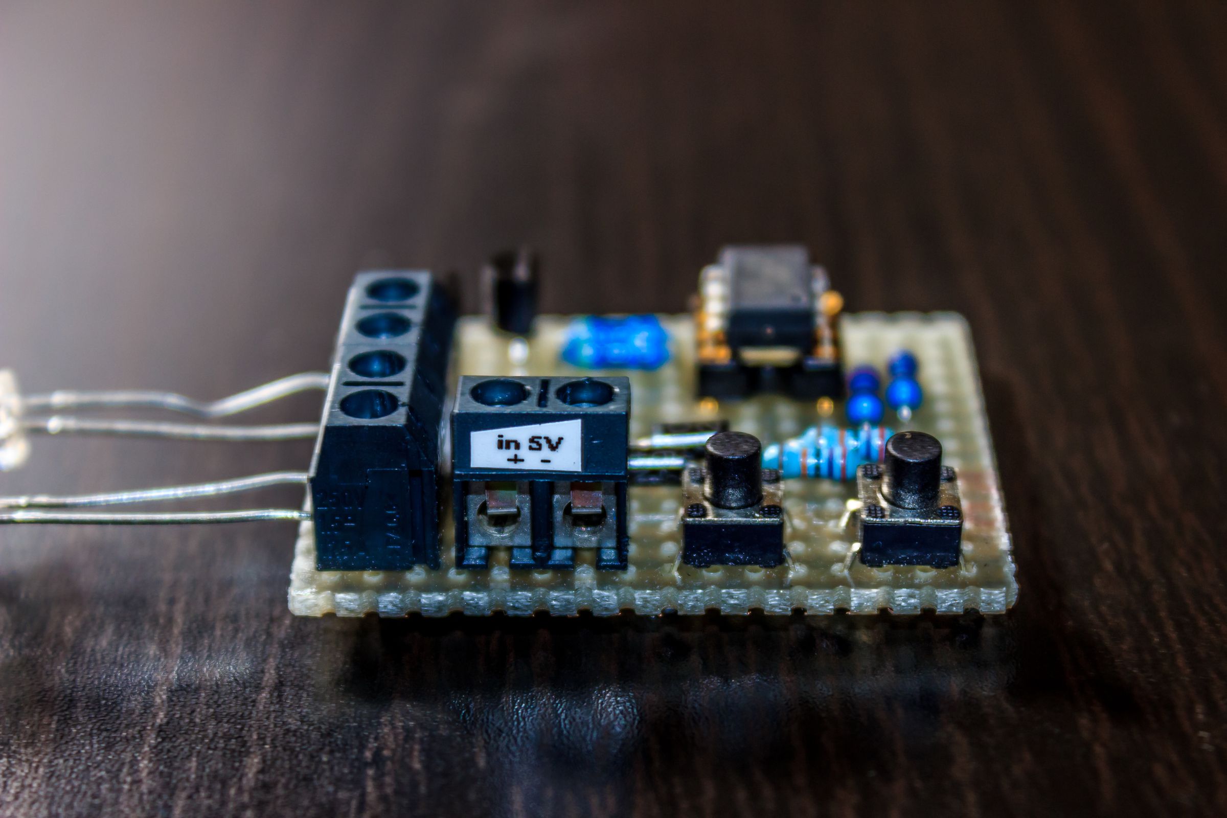 Attiny25/45/85 Police Light, With Arduino! : 9 Steps - Instructables