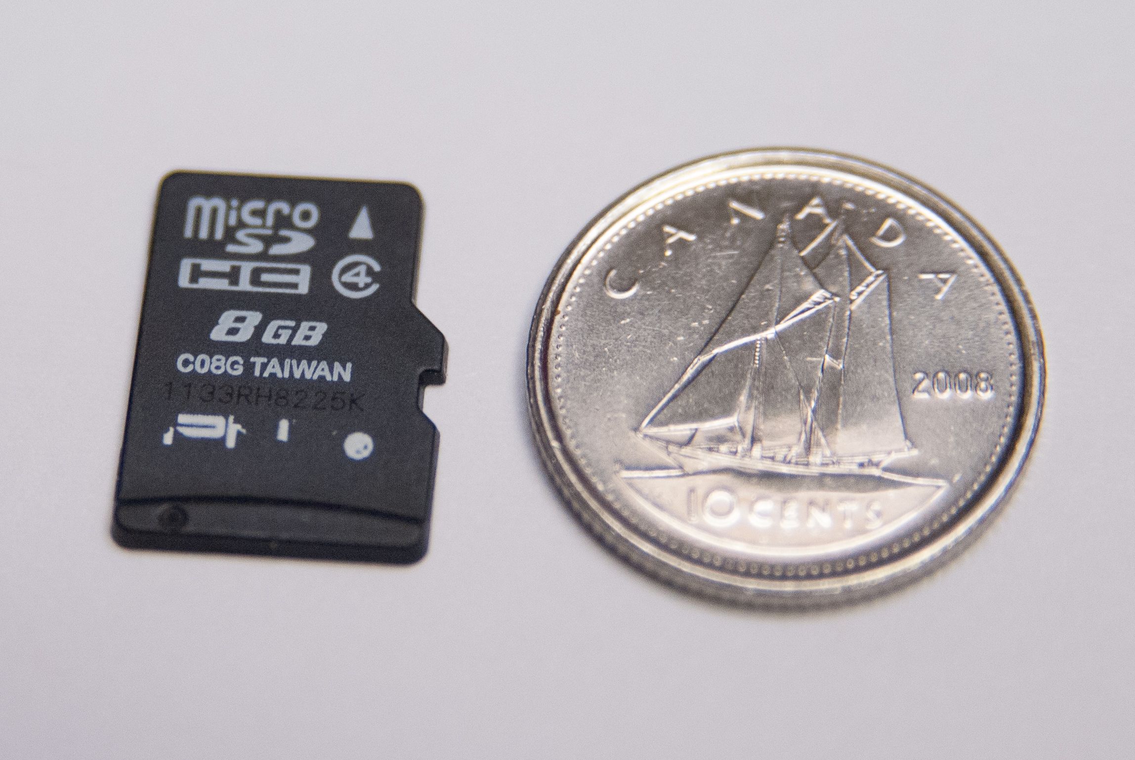 Installing a MicroSD Card in a Garmin Oregon 450 : 10 Steps - Instructables