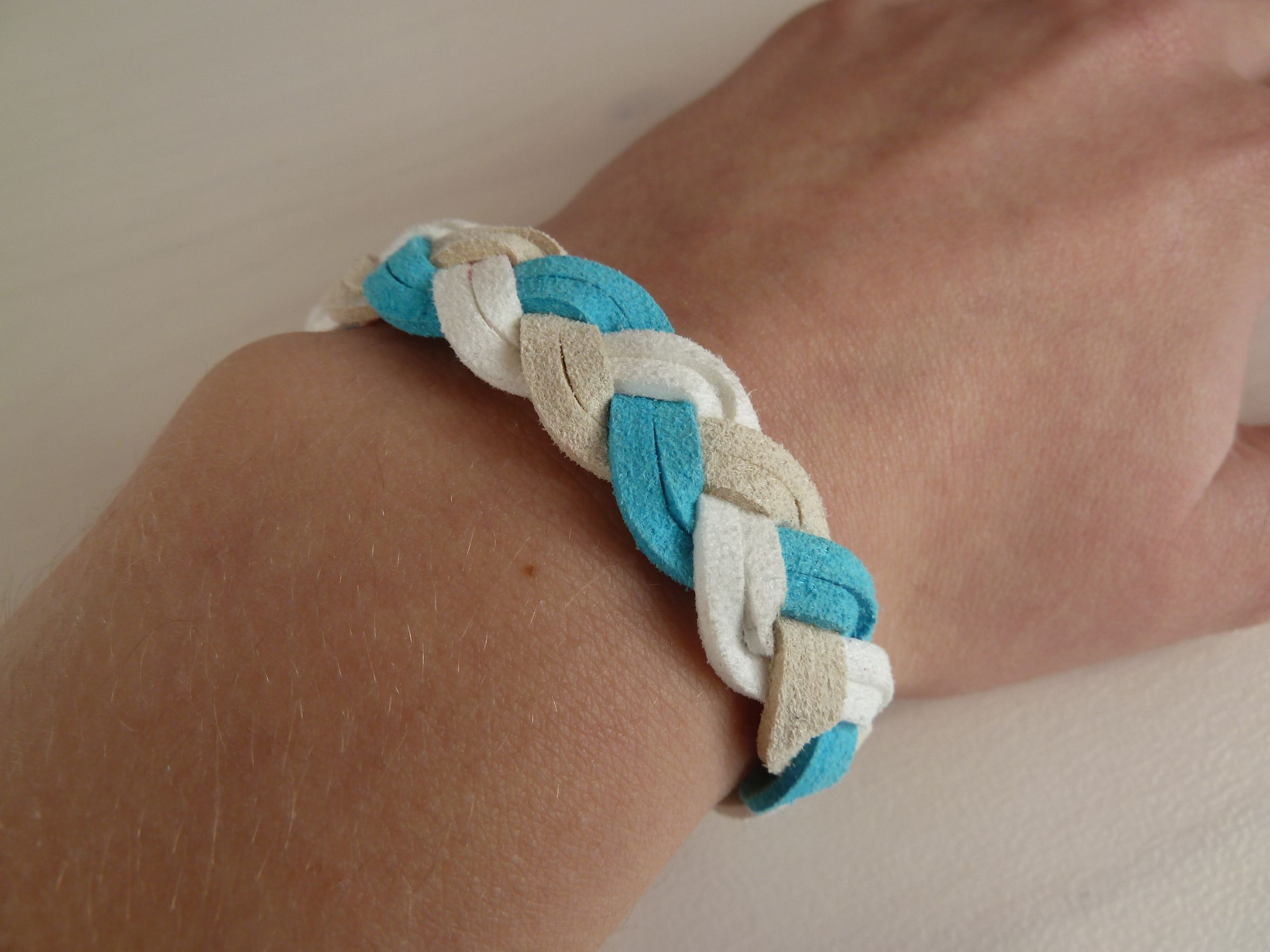 Sea Bracelet : 6 Steps (with Pictures) - Instructables