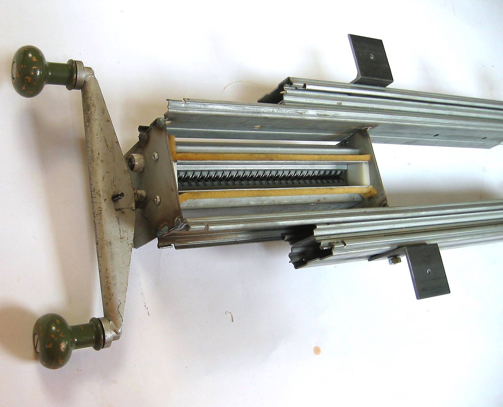 Hand Cranked Document Shredder : 18 Steps (with Pictures) - Instructables