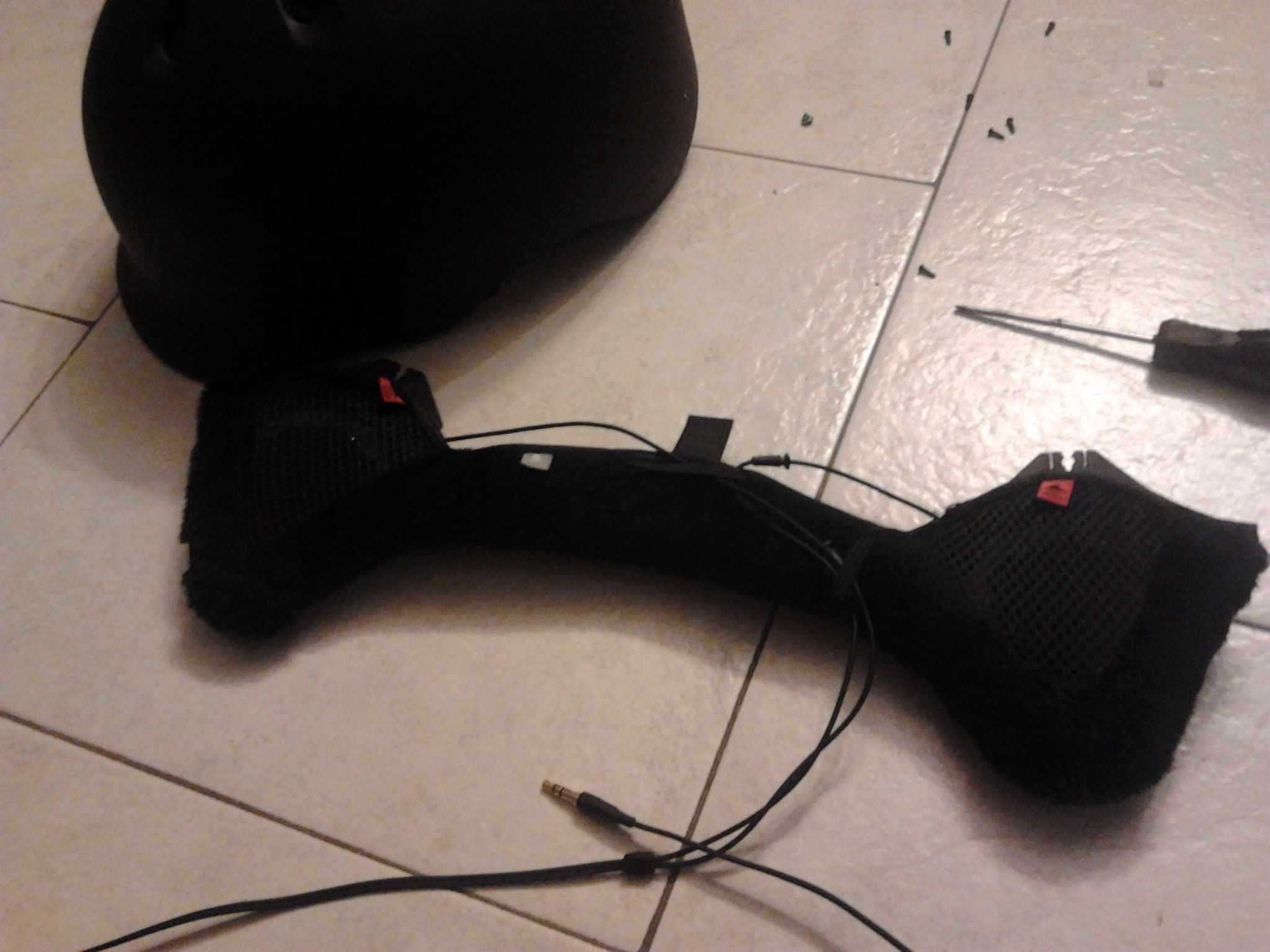 How to Create an Helmet Integrated Audio System From a Normal Pair of ...