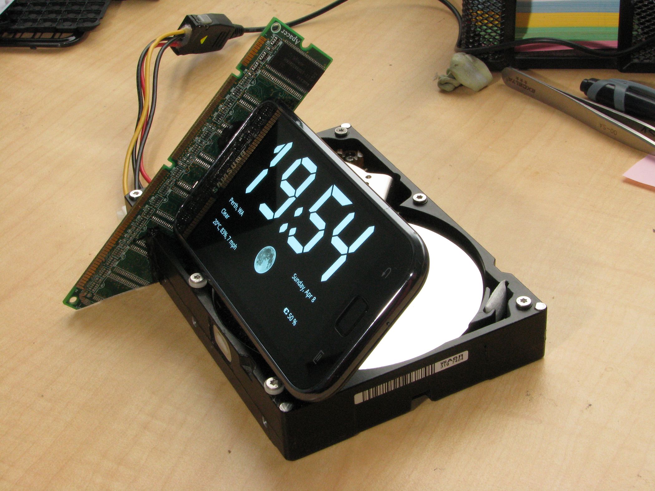 Geeky Phone Dock : 7 Steps (with Pictures) - Instructables