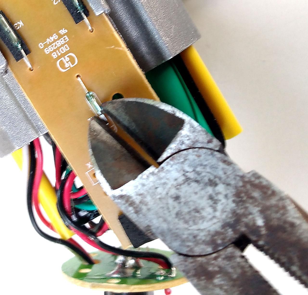 Repair Fat Max Flashlight : 3 Steps (with Pictures) - Instructables
