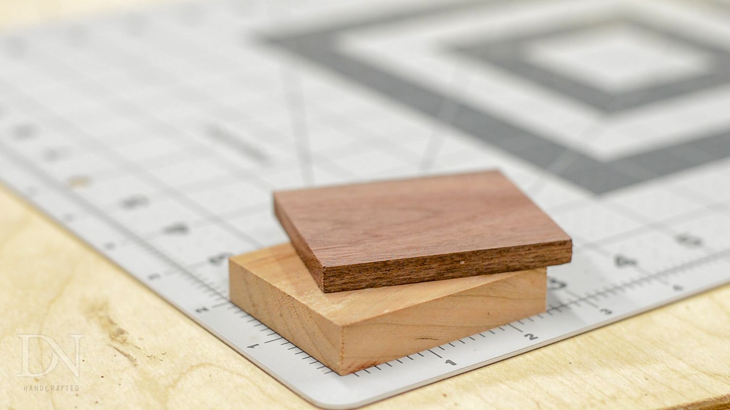 Card & Photo Display Stand : 17 Steps (with Pictures) - Instructables