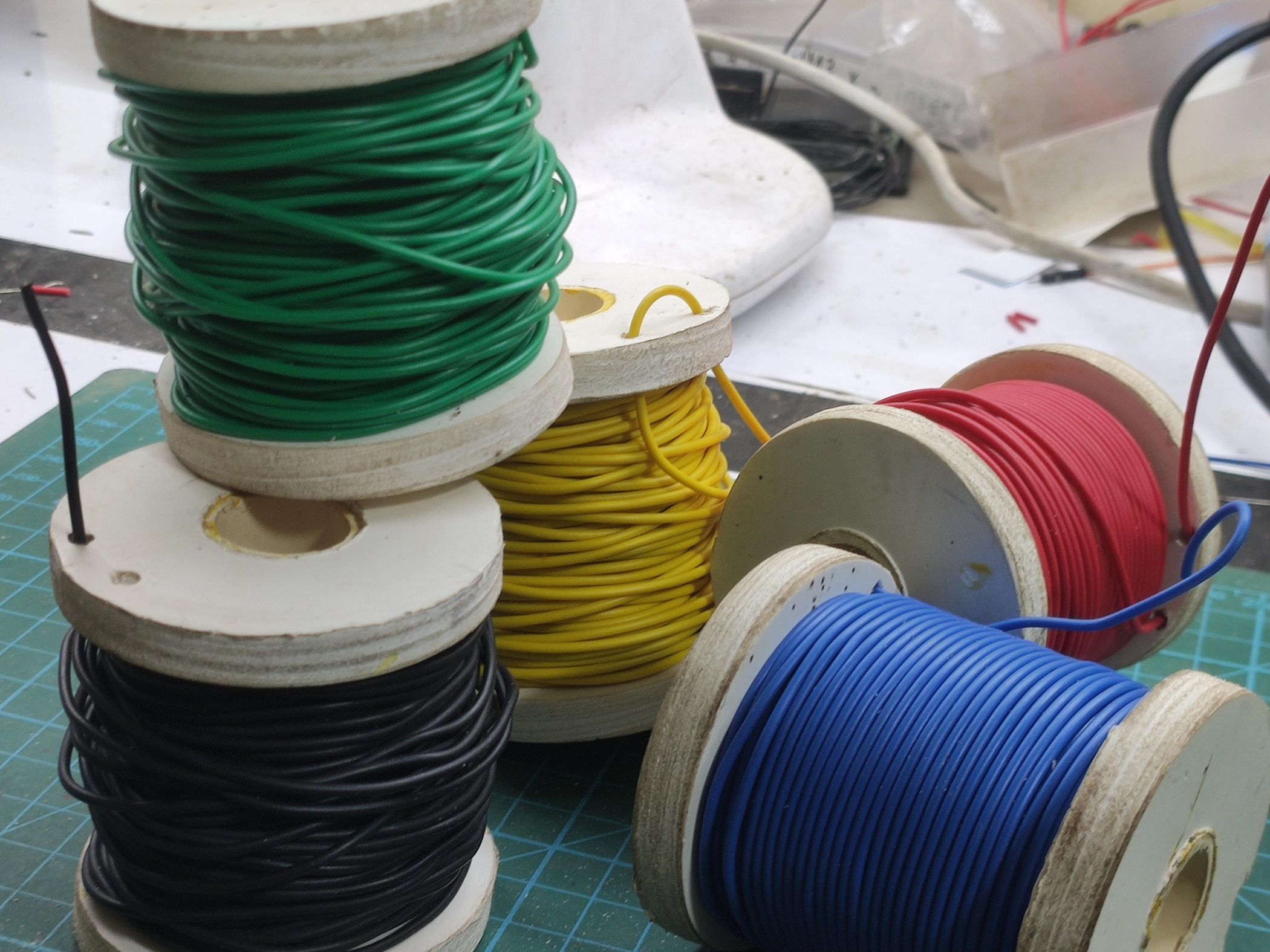 Simple and Sturdy Wire Spools From CPVC Pipe and Foam Board : 3 Steps ...