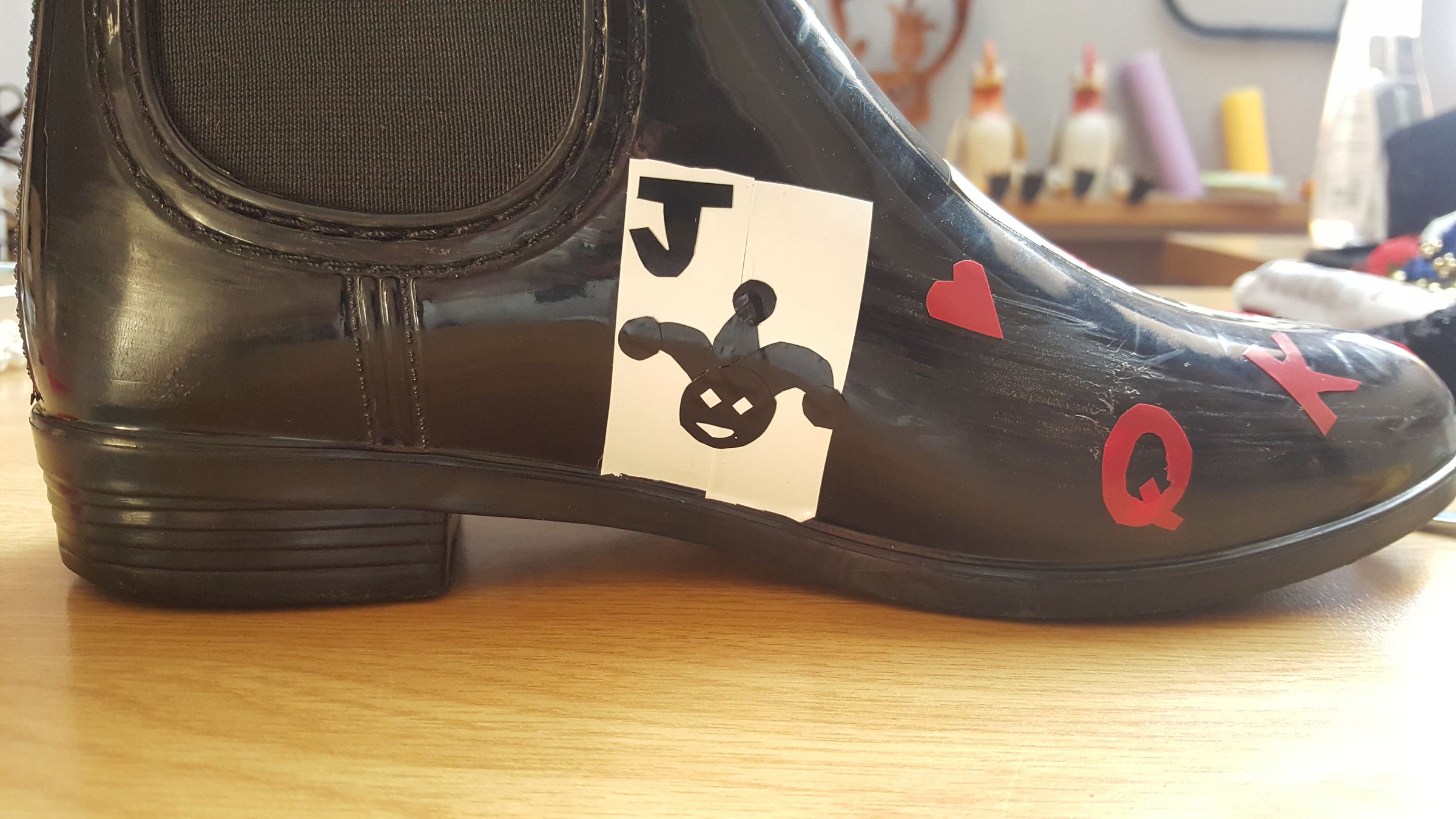 Temporary Makeover Shoes Using Tape : 6 Steps - Instructables